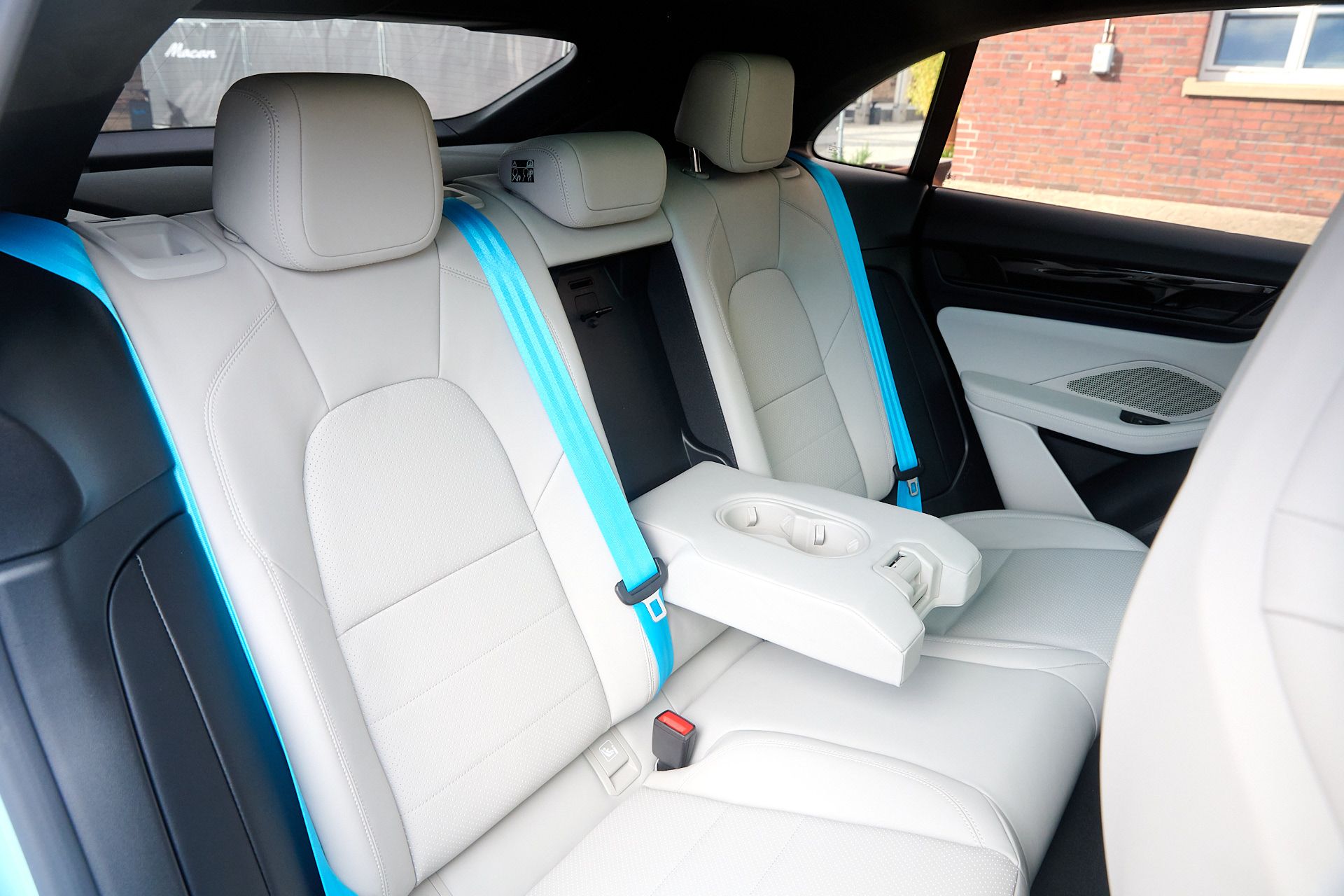 2025 Porsche Macan EV | Car Review - Reviews | Driving