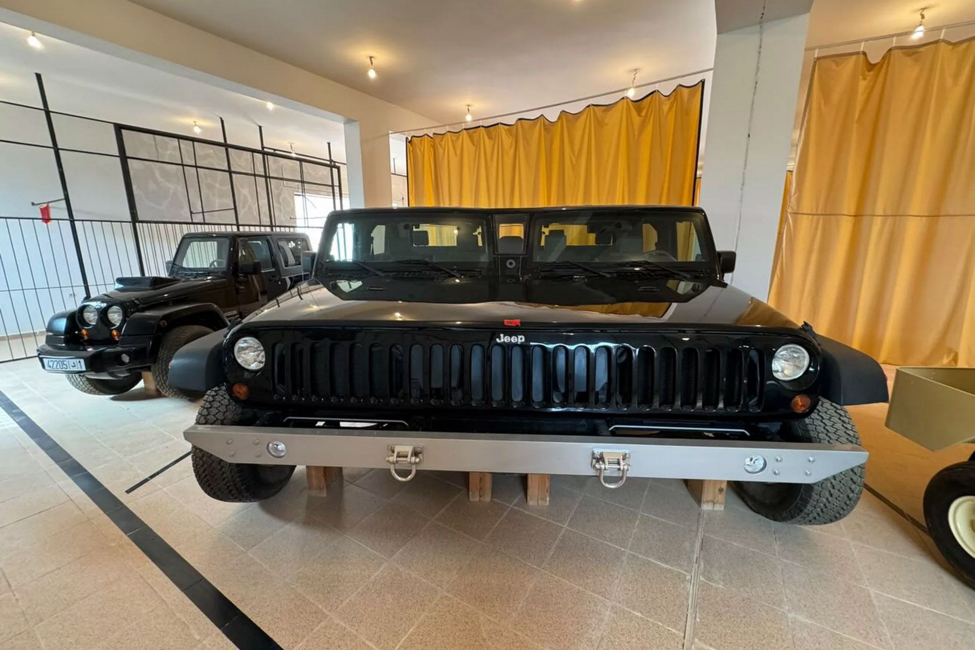 Owner of ultra-wide Wrangler commissions one-seat-wide Jeep | Driving