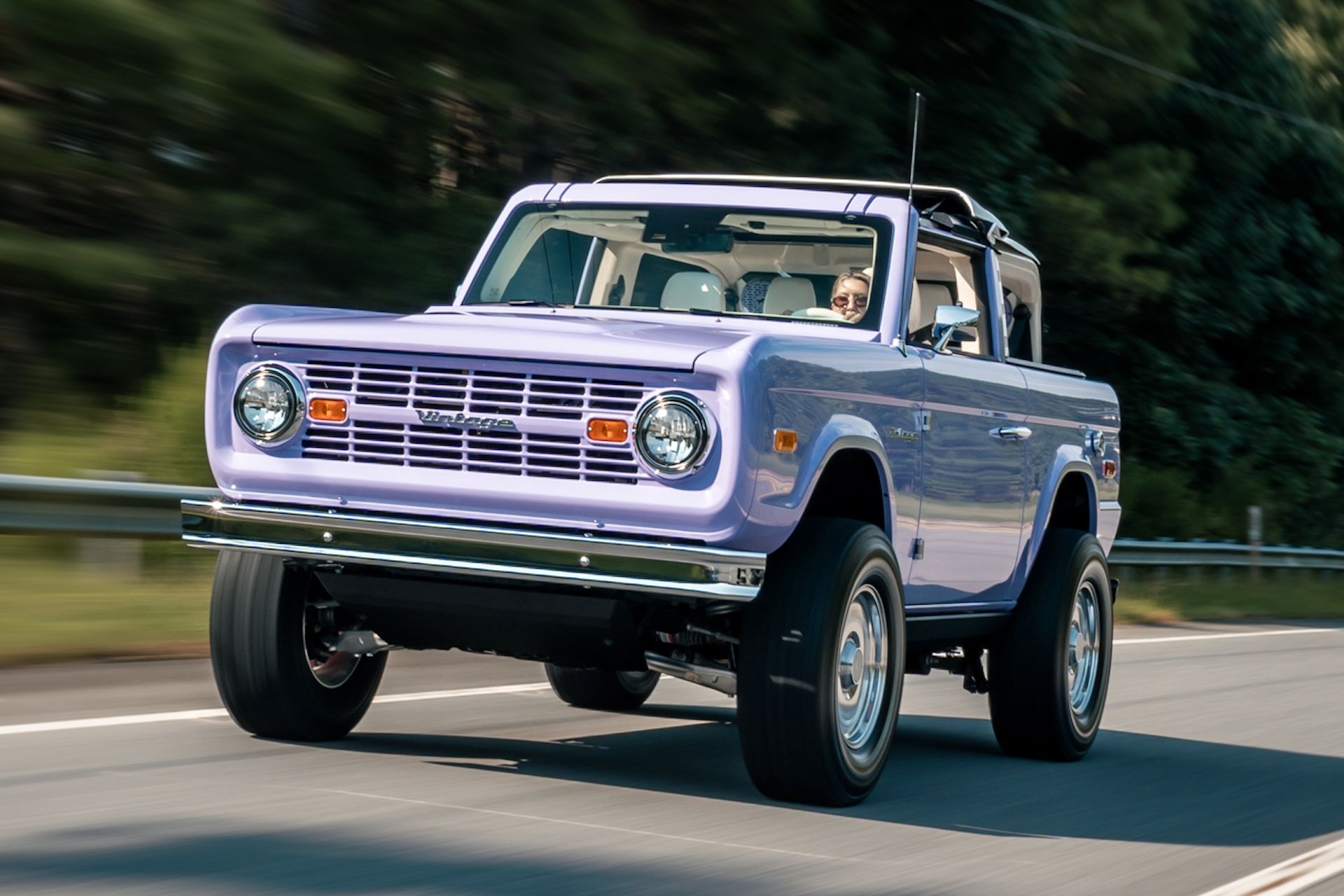 Ford sues Vintage Bronco for making, well, vintage Broncos | Driving