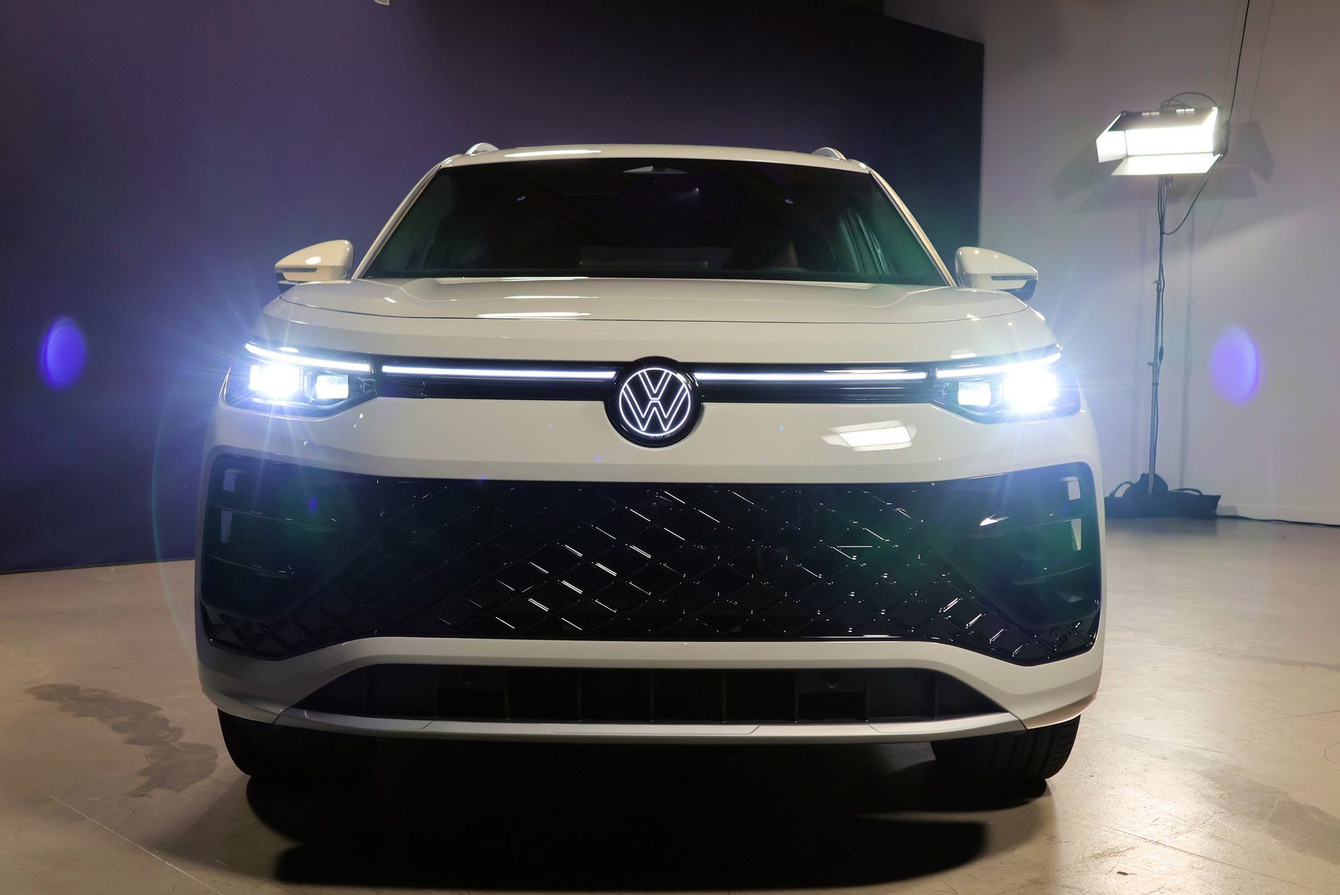 2025 VW Tiguan arrives with more power, major screen upgrade | Driving