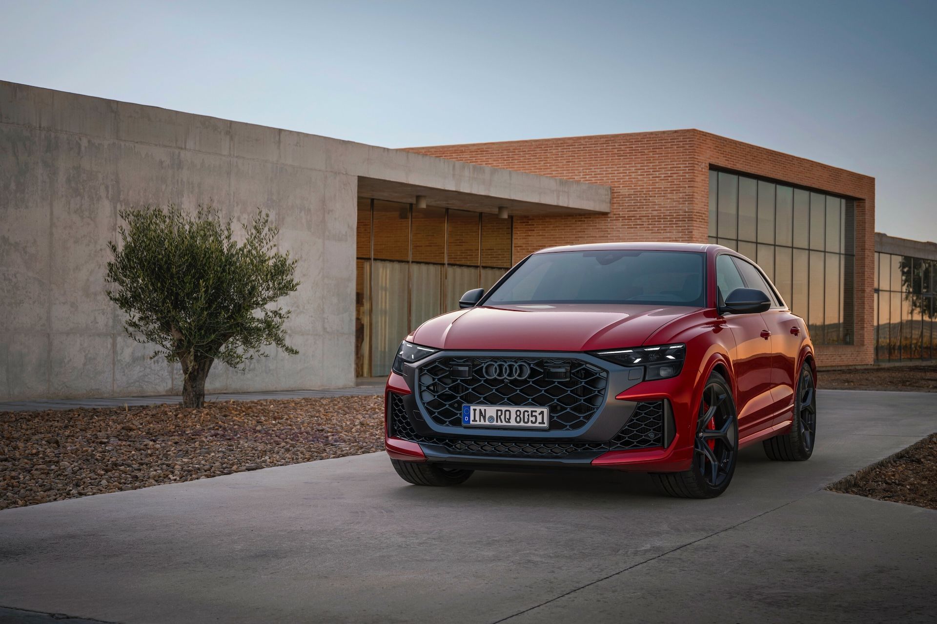 2025 Audi RS Q8 set a Nurburgring record, can pull a trailer - Reviews ...