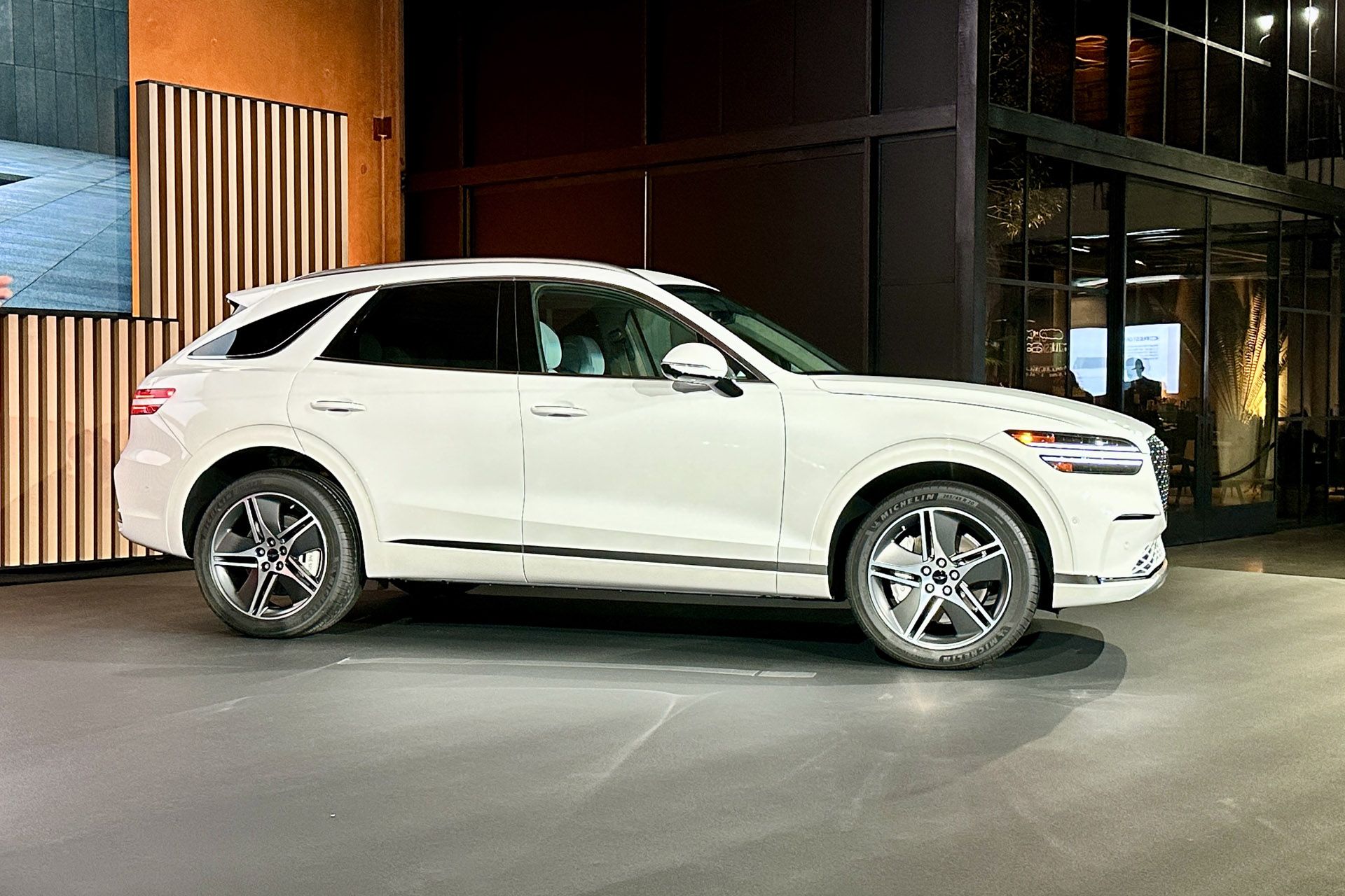 2026 Genesis GV70, eGV70 get 27-inch display, new styling | Driving