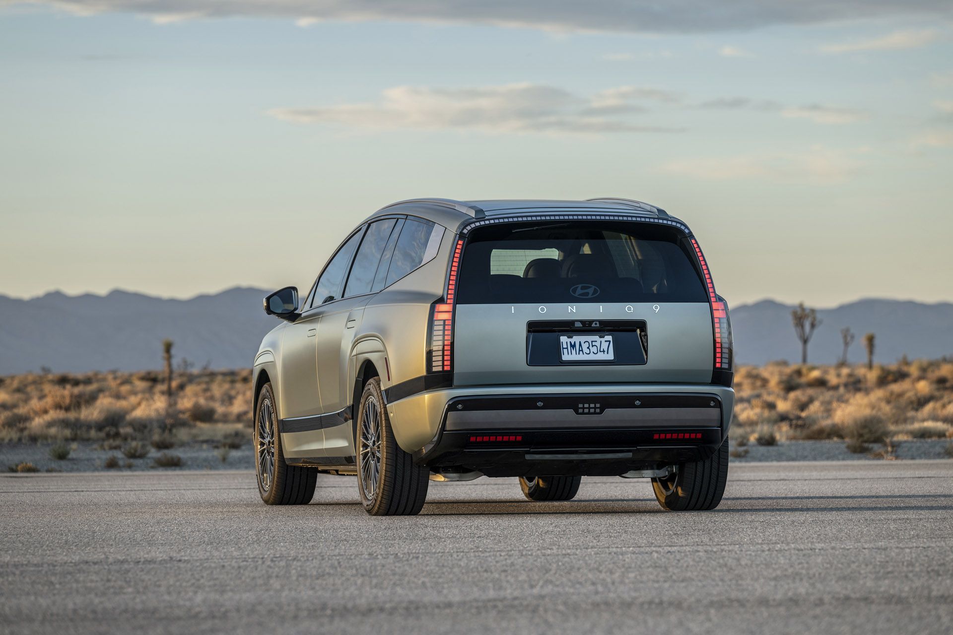 2026 Hyundai Ioniq 9 three-row EV aims for 480-km range | Driving