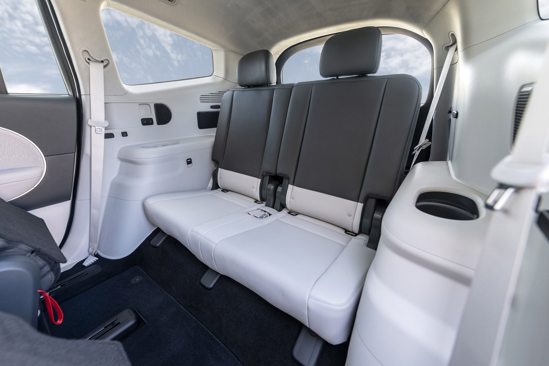 2026 Hyundai Ioniq 9 three-row EV aims for 480-km range | Driving