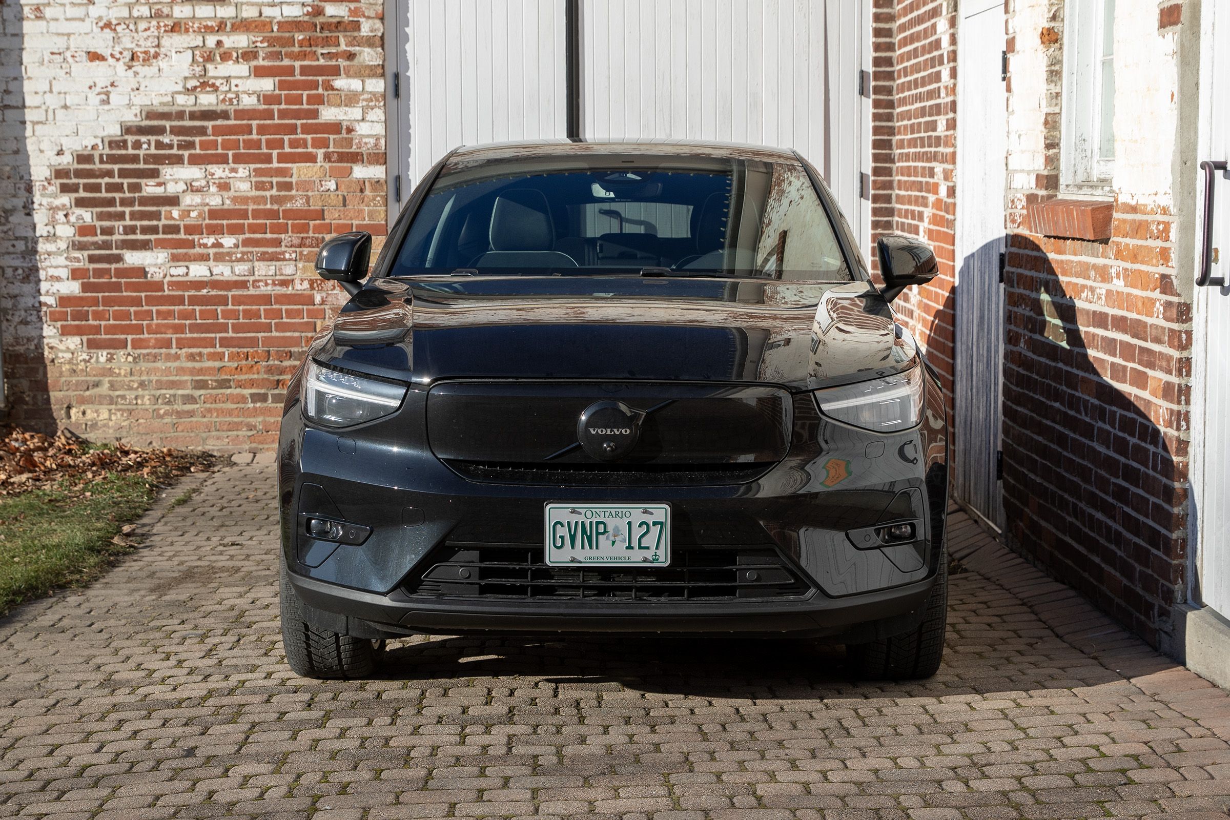 2025 Volvo EC40 EV | Review - Reviews | Driving