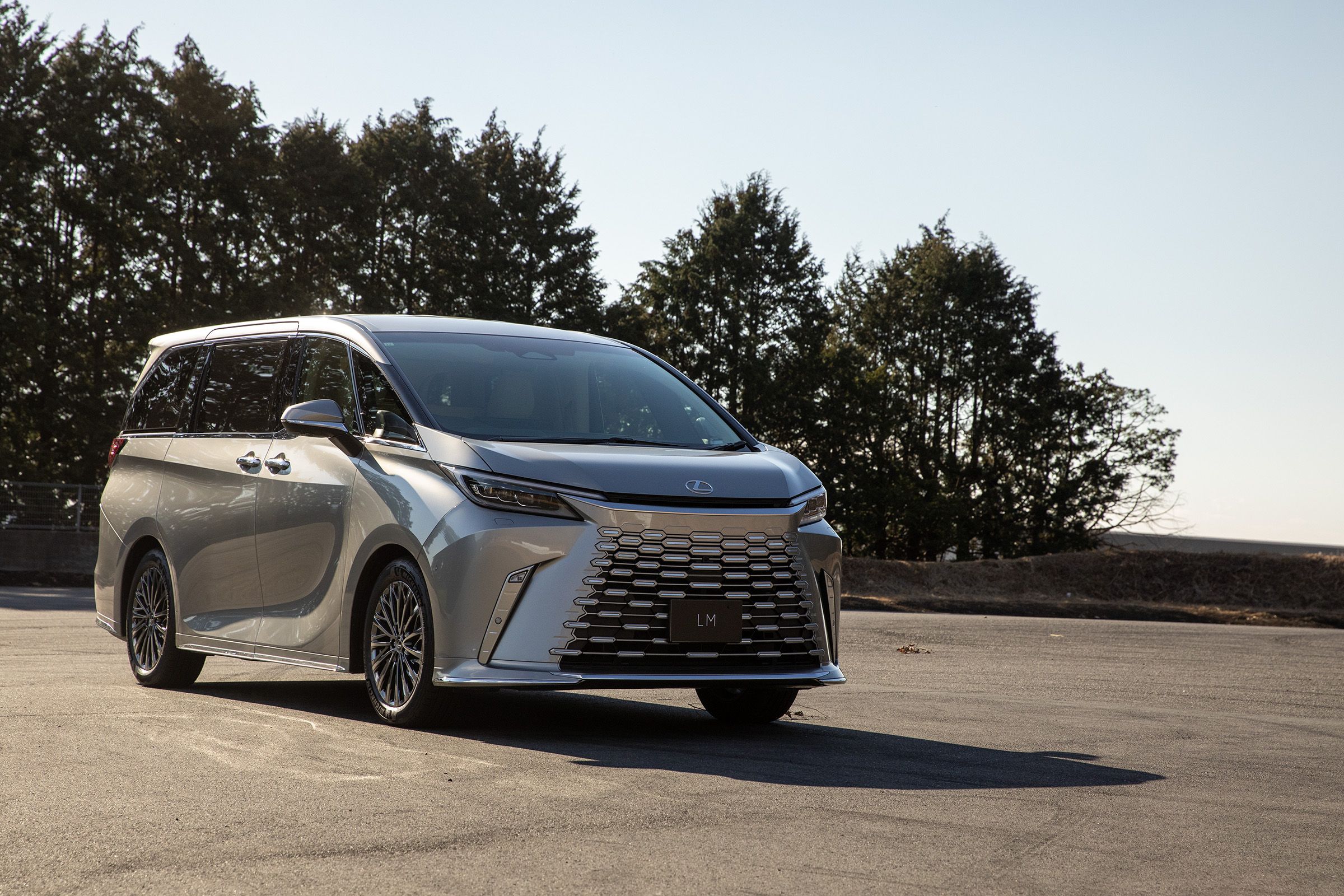 $300k Minivan: 2025 Lexus LM walkaround - Reviews | Driving