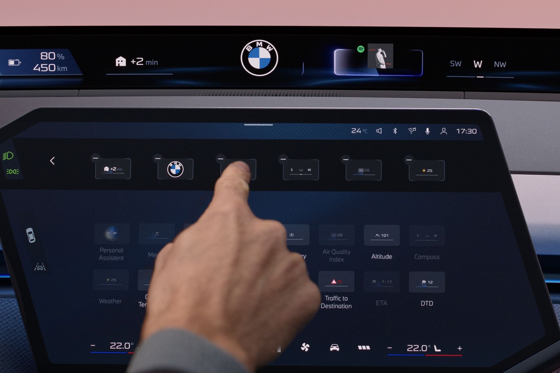 BMW's Panoramic iDrive displays info across entire lower windshield ...