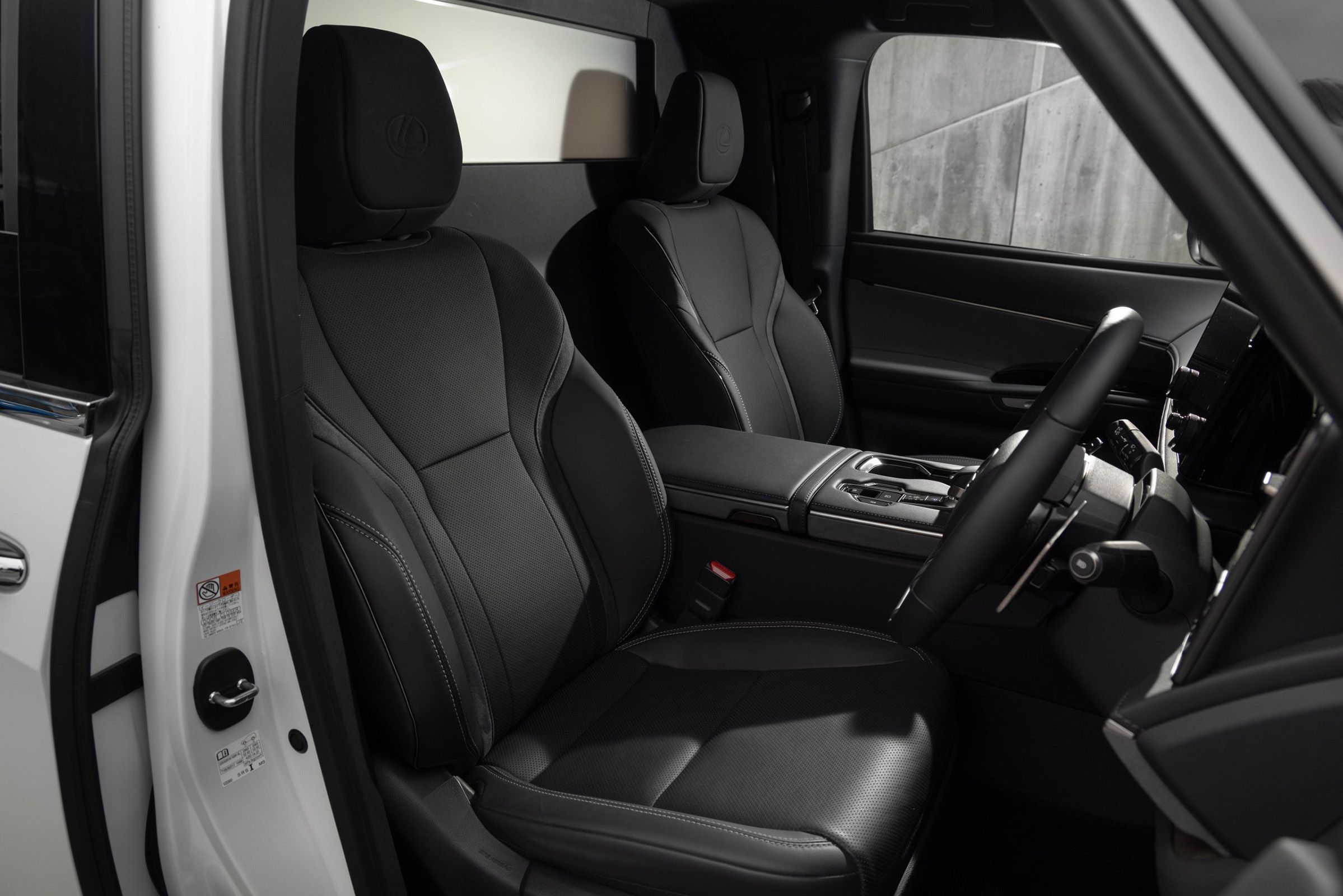 $300k Minivan: 2025 Lexus LM walkaround - Reviews | Driving