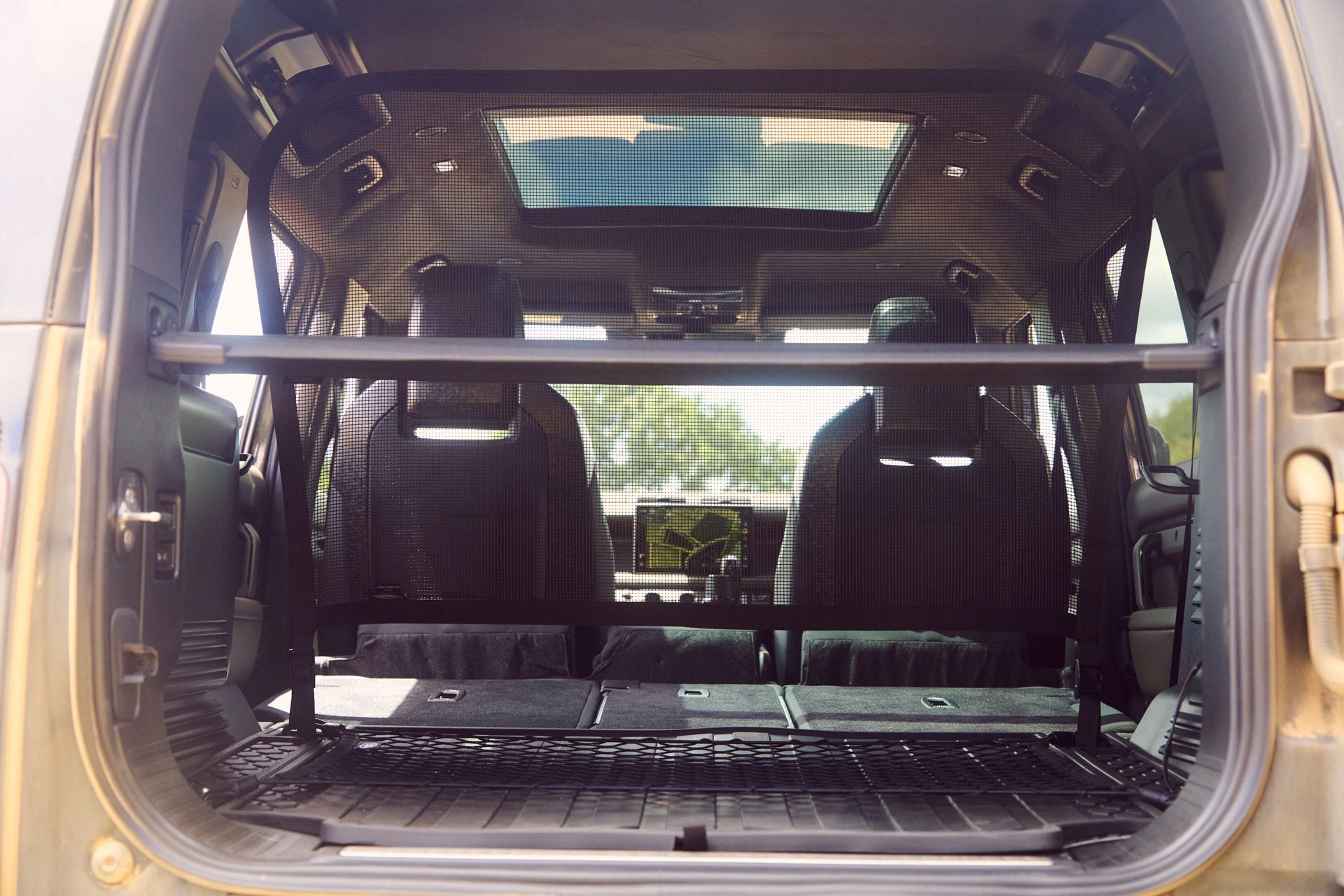 2025 Land Rover Defender Octa | SUV Review - Reviews | Driving