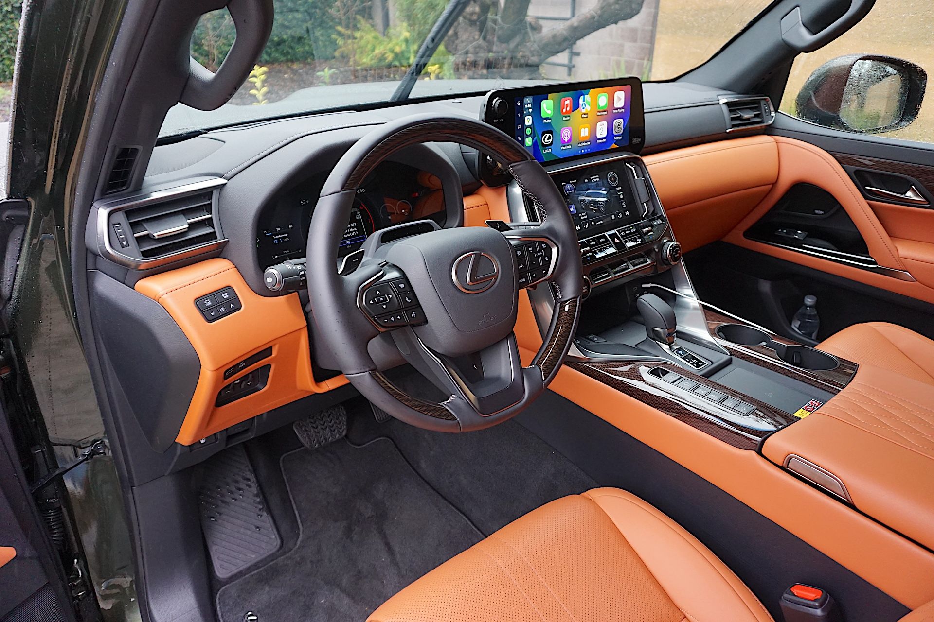 2025 Lexus LX 700h | Luxury SUV Review - Reviews | Driving