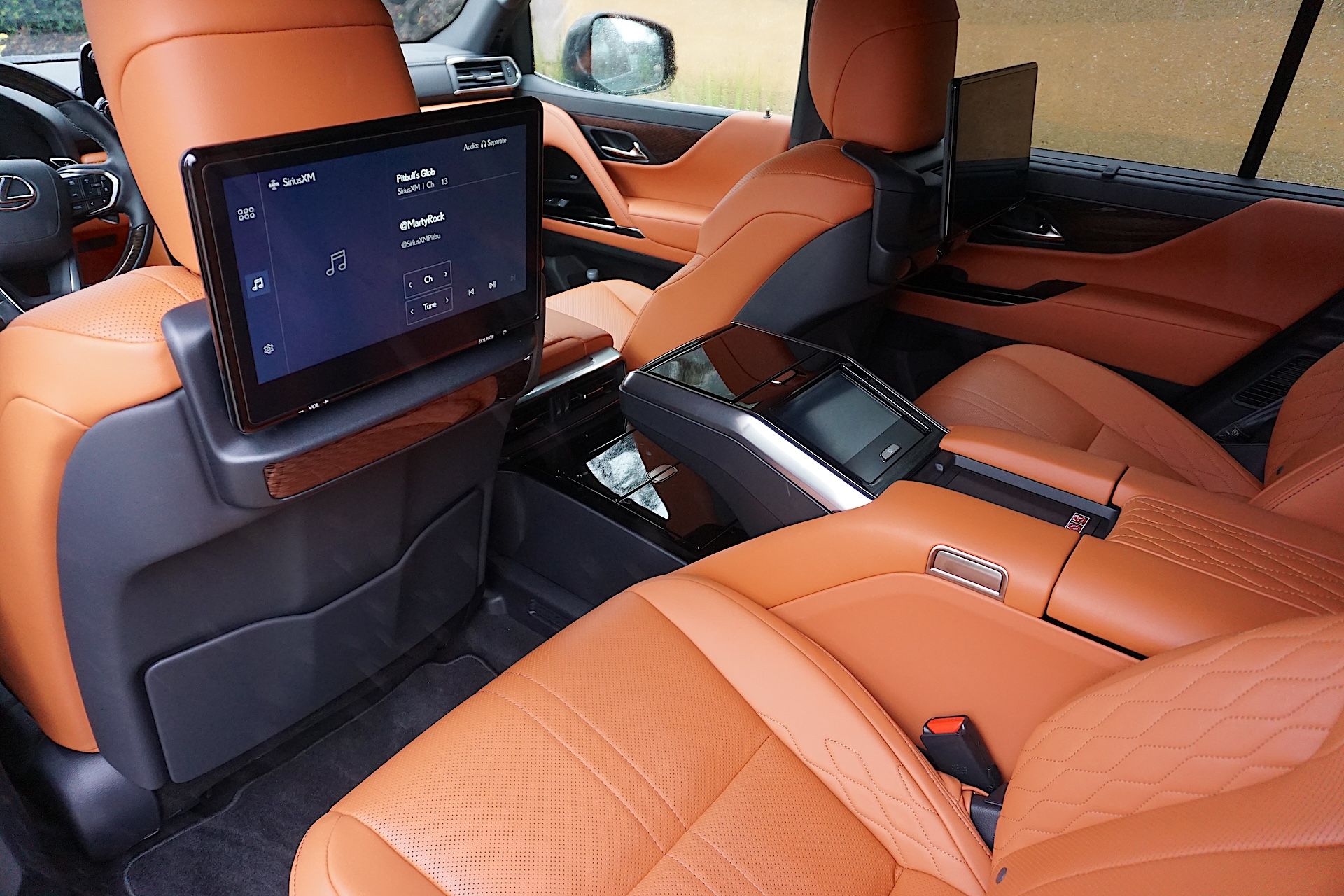 2025 Lexus LX 700h | Luxury SUV Review - Reviews | Driving