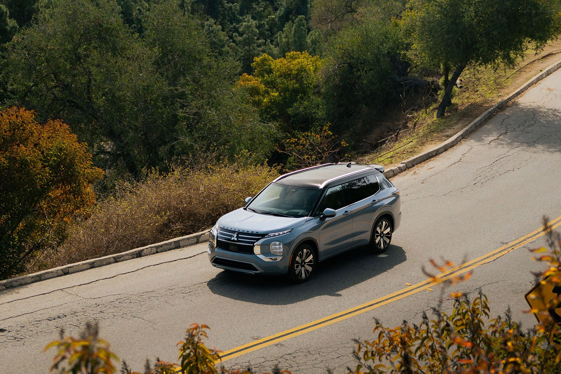 2025 Mitsubishi Outlander | First Drive SUV Review - Reviews | Driving