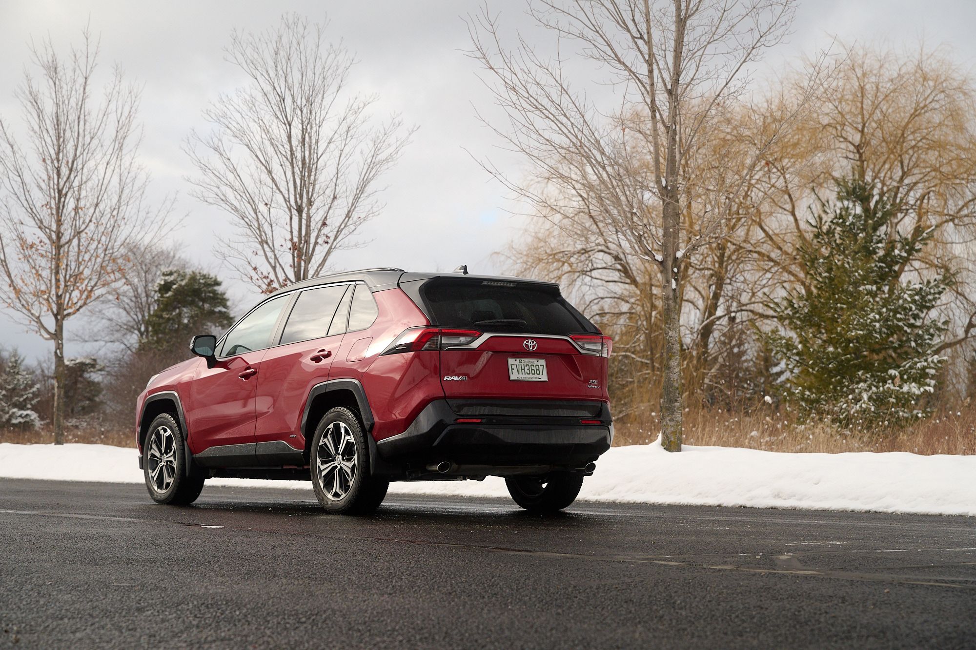 2025 Toyota RAV4: Should you buy the gas, hybrid, or PHEV? | Driving
