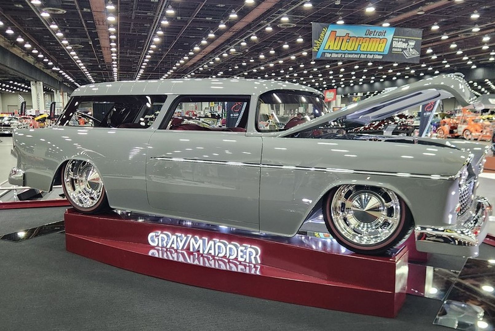 1955 Chevy Nomad wins hot-rodding's prestigious 2025 Ridler | Driving