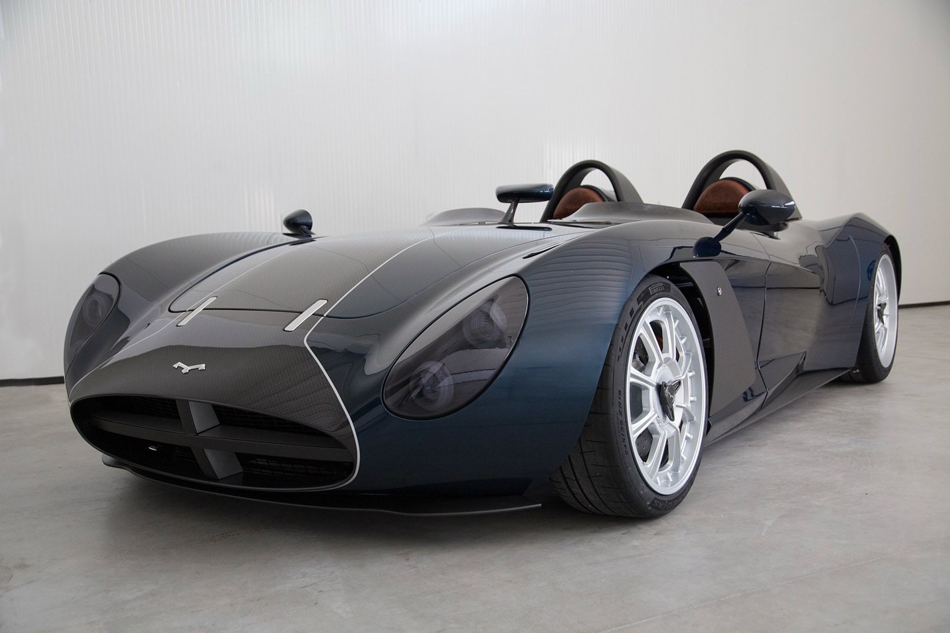 Italy's new Mignatta Rina is a handbuilt V8 manual roadster | Driving