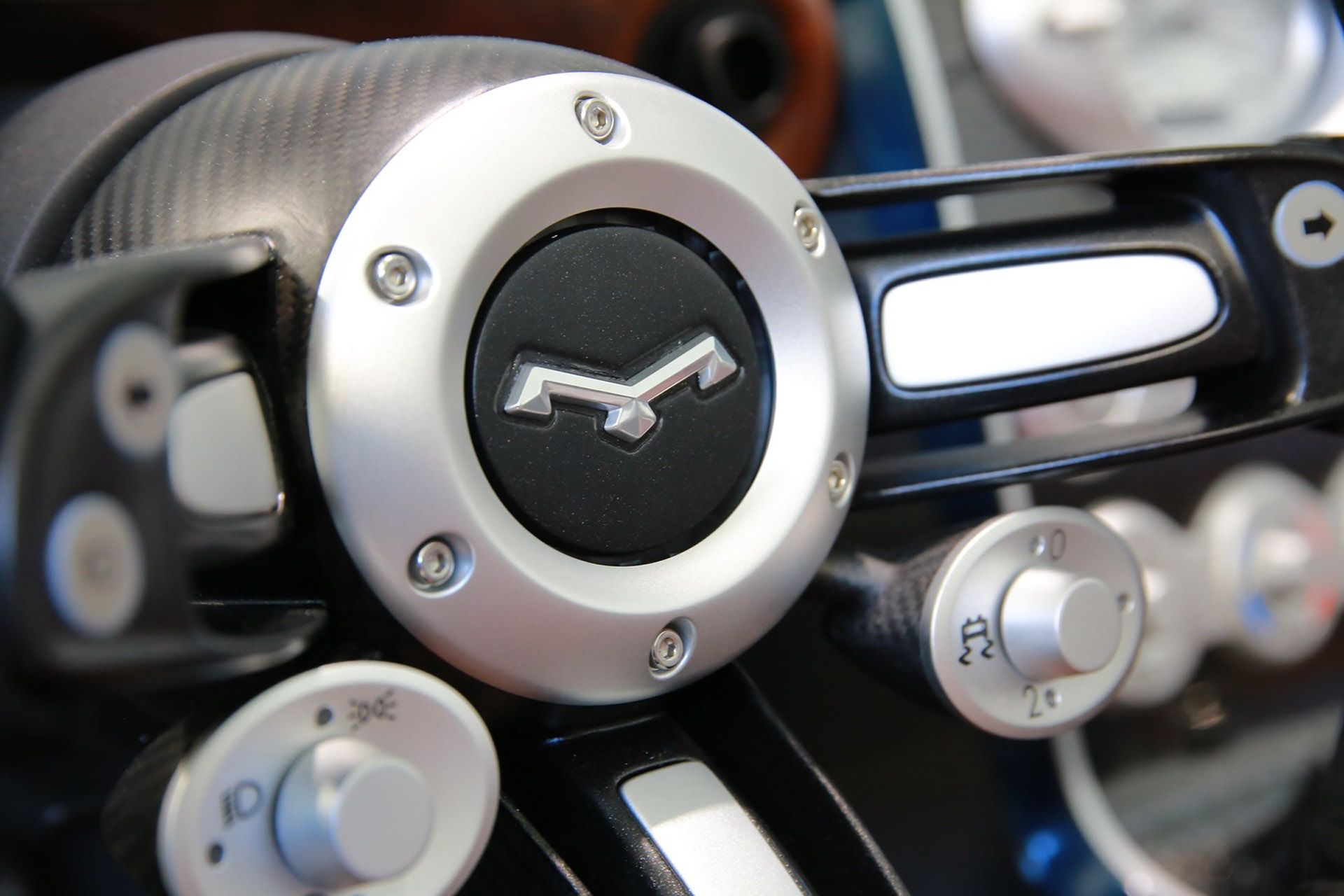 Italy's new Mignatta Rina is a handbuilt V8 manual roadster | Driving