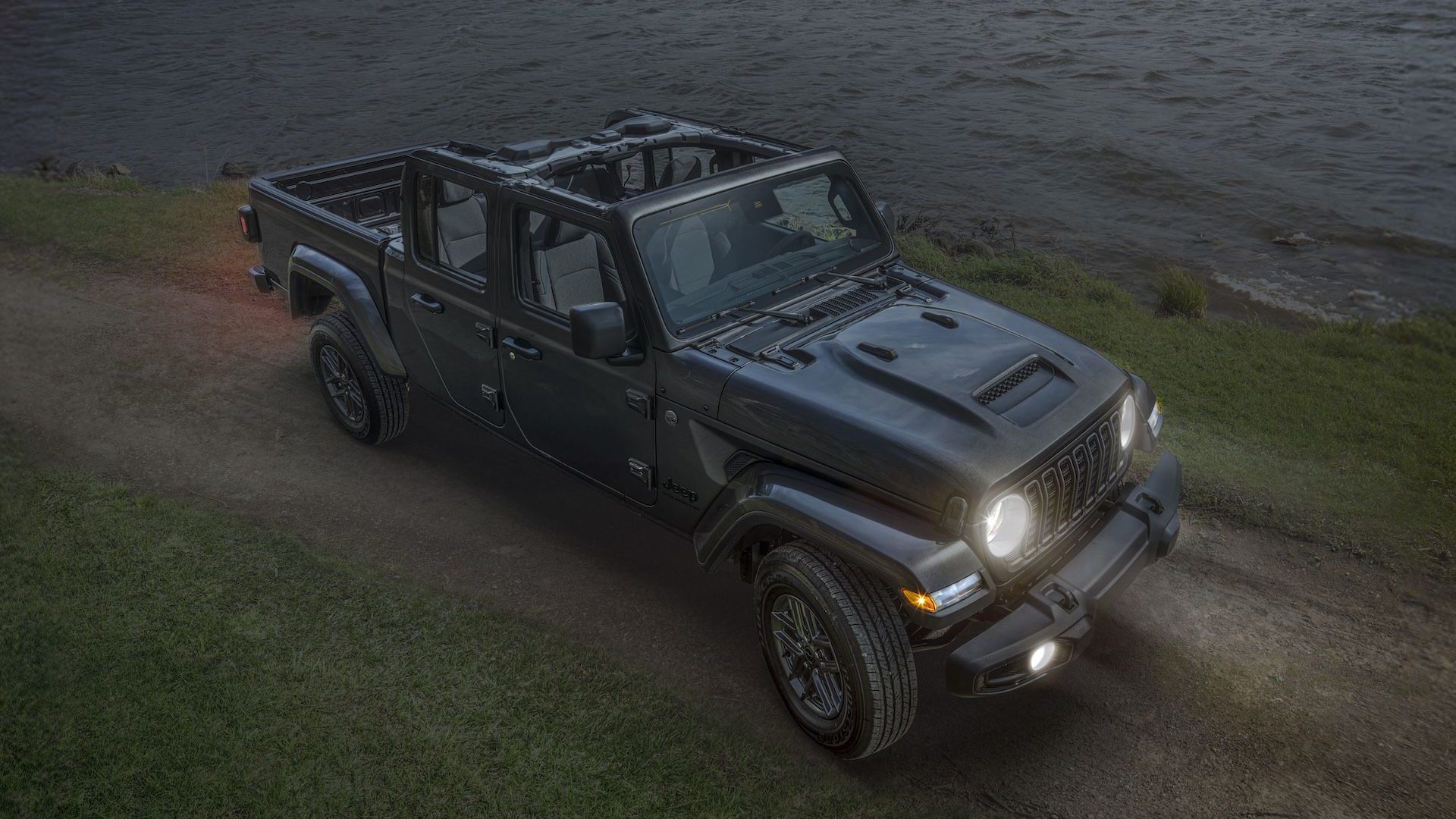 Jeep adds Dark Sky package to Gladiator | Driving