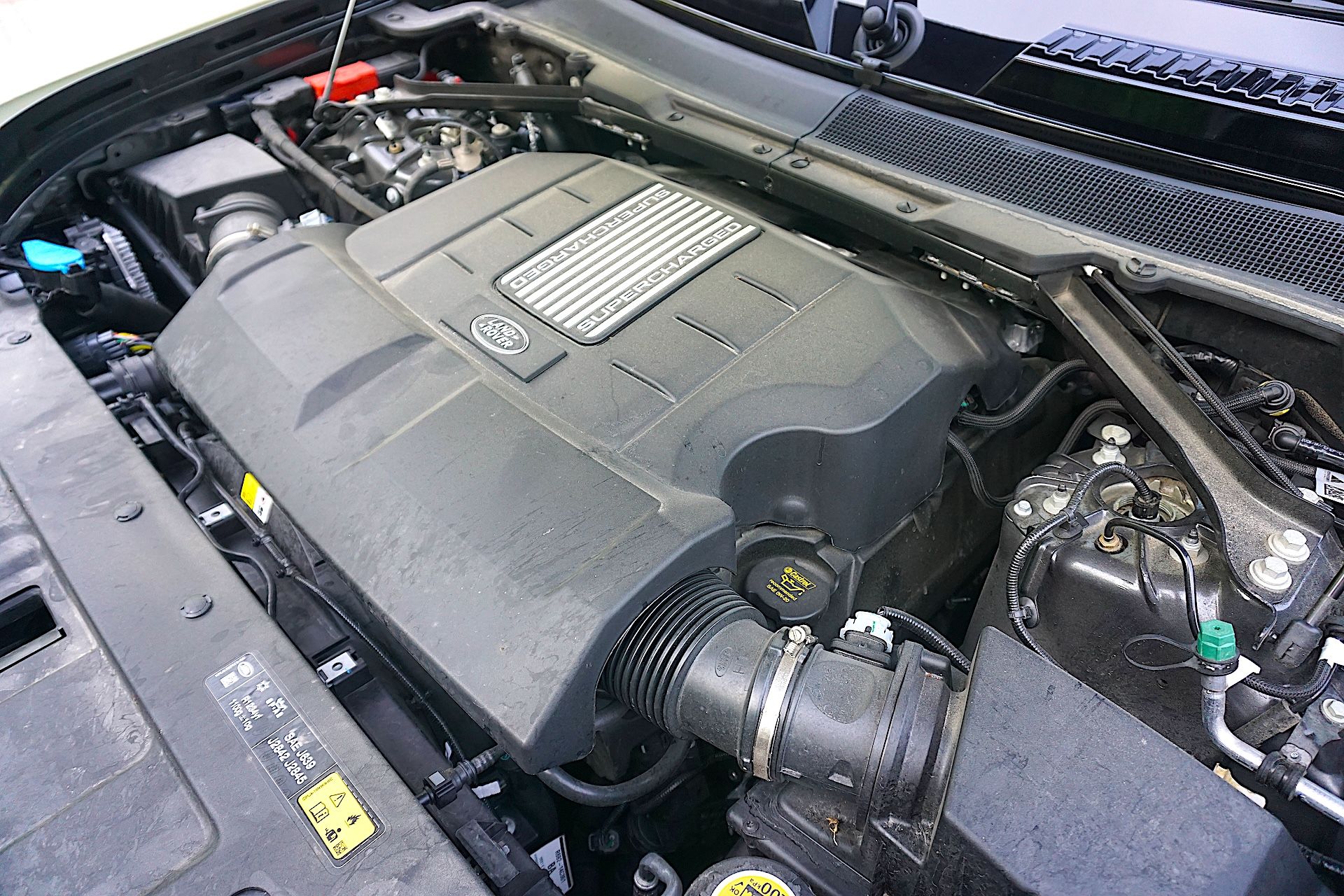 2025 Land Rover Defender 130 | Luxury SUV Review - Reviews | Driving