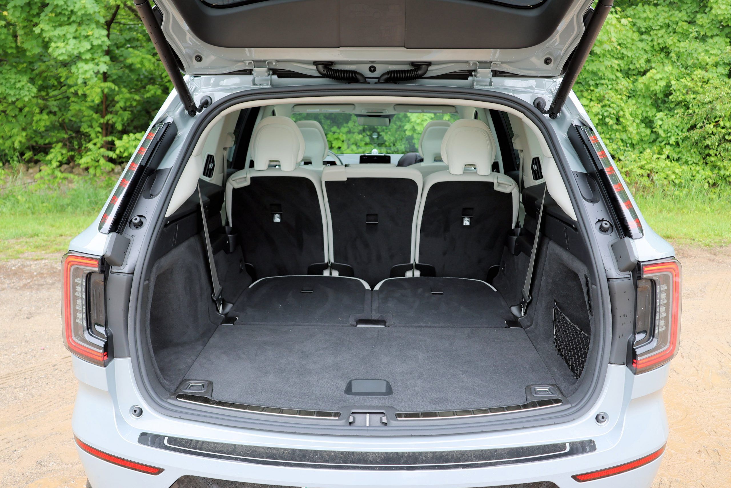 2025 Volvo EX90 EV Review - Reviews | Driving