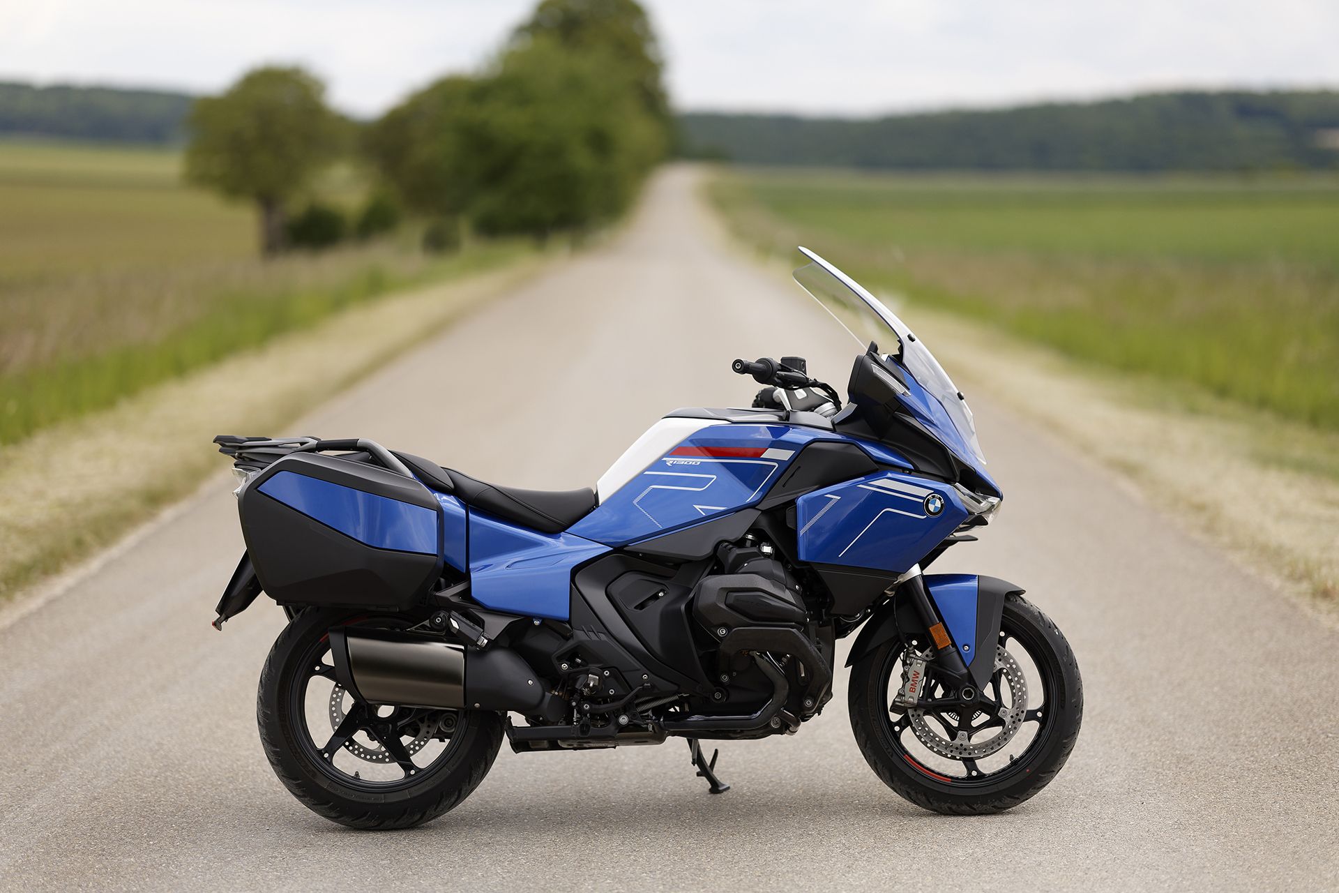 2026 BMW R1300 RT offers quiet calm at high speed - Reviews | Driving