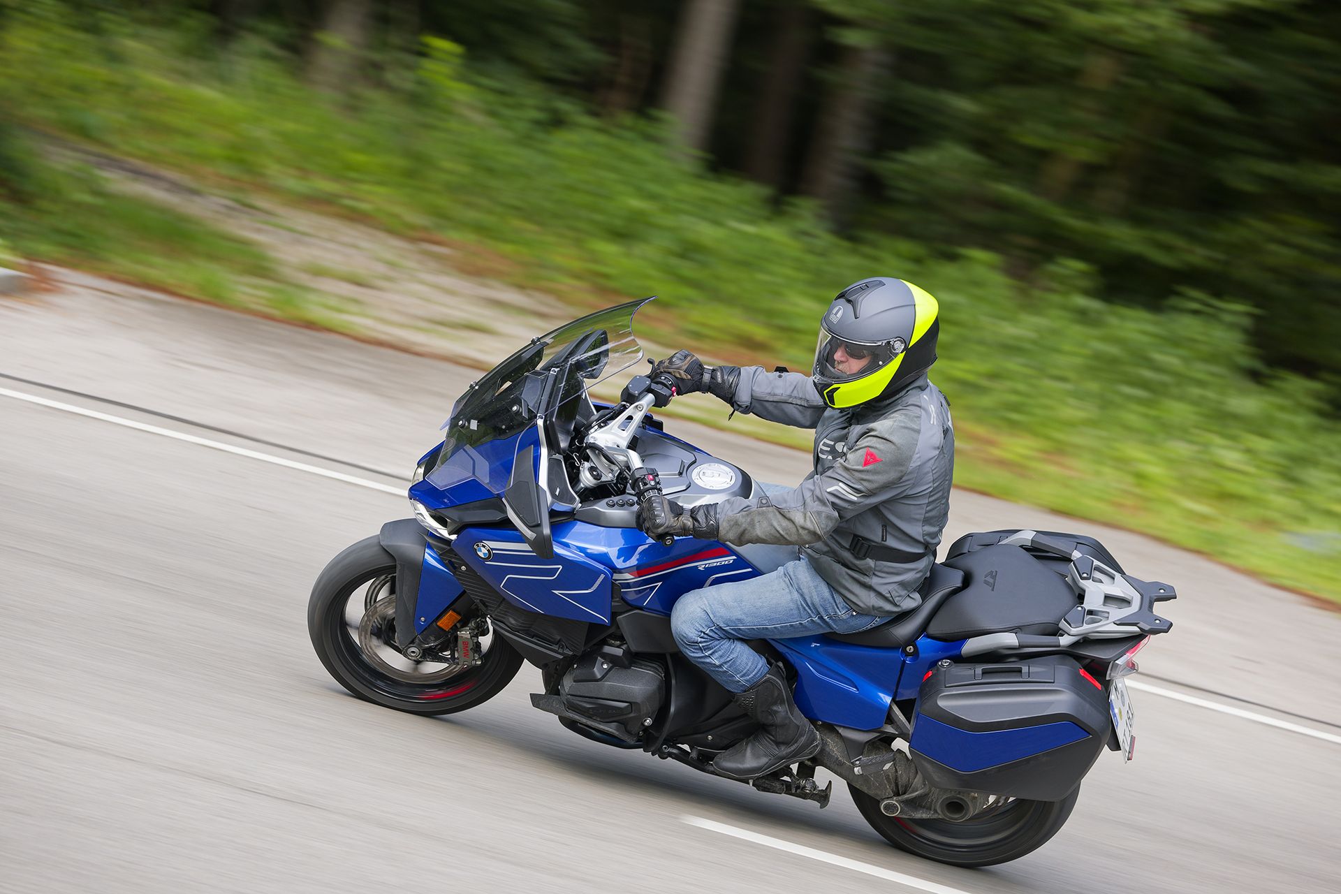2026 BMW R1300 RT offers quiet calm at high speed - Reviews | Driving