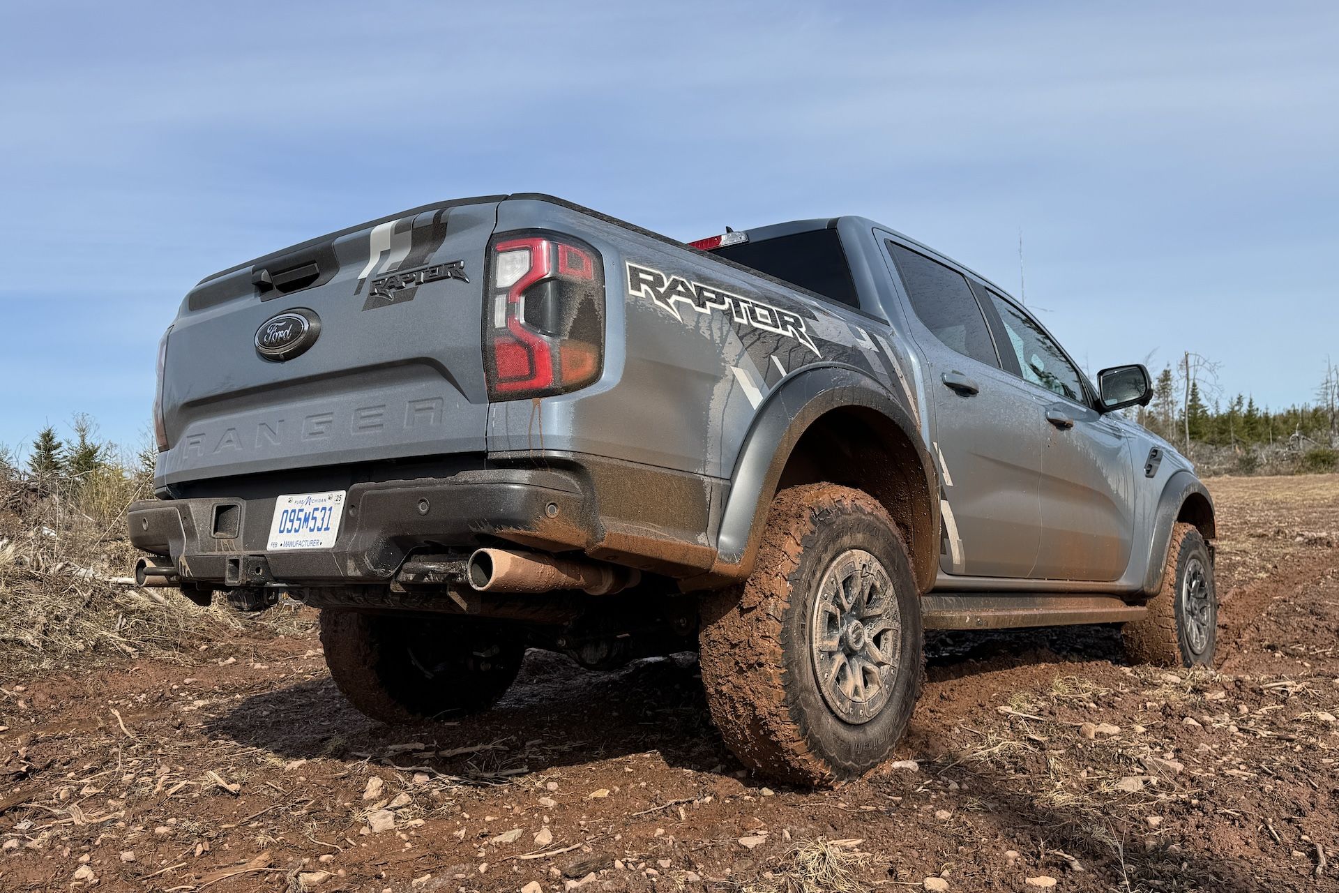 Ford Ranger XLT vs Ford Ranger Raptor Pickup Truck Comparison - Reviews ...