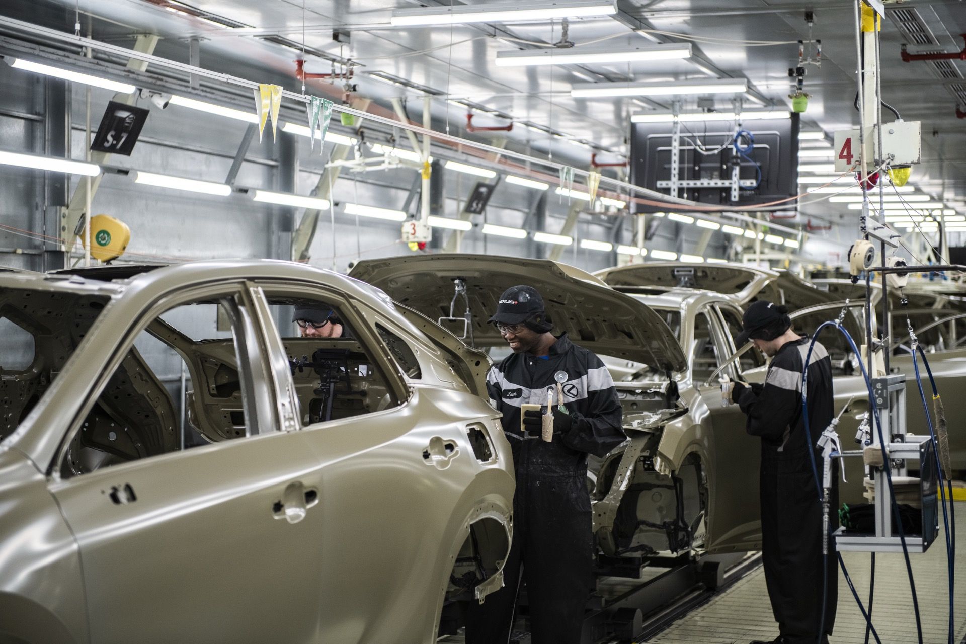 Lexus grows 2026 RX range with Black Line, PHEV models | Driving