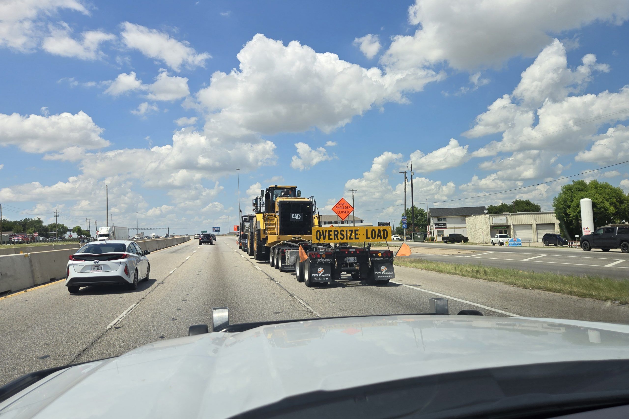 What are pilot/escort trucks, and how do you stay safe around them ...