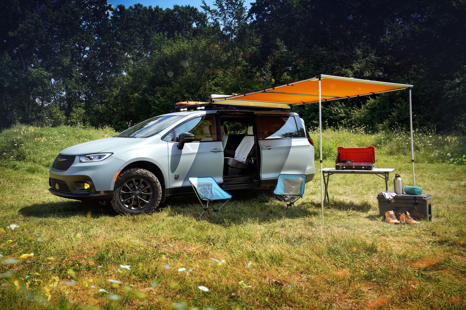 Chrysler unveils Pacifica Grizzly Peak Concept at Overland Expo | Driving