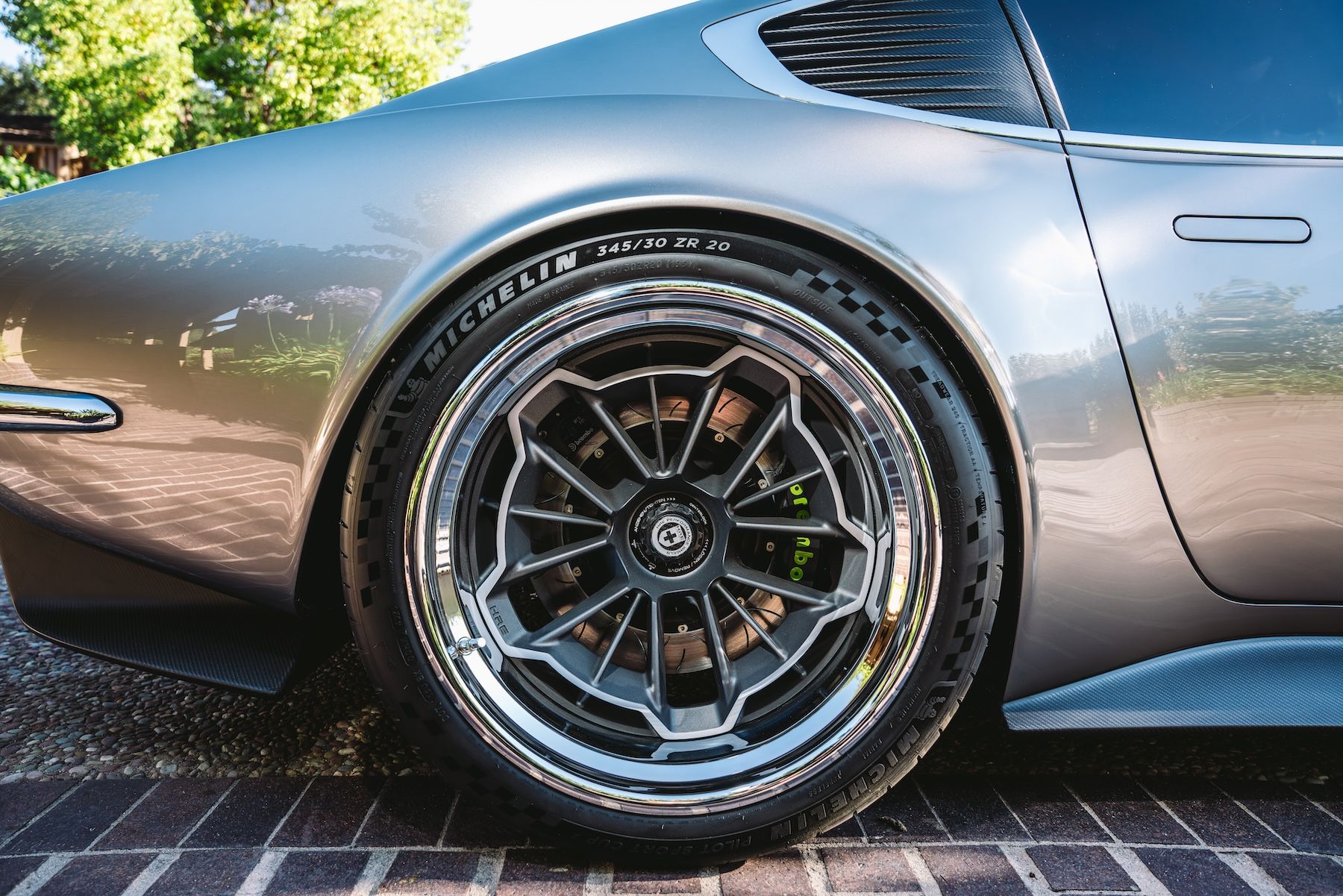 The Ringbrothers' Octavia takes Bond themed Aston Martin DBS to the ...