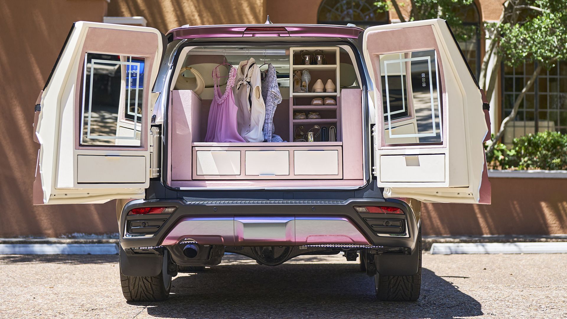 Lexus unveils Glam LX beauty-on-wheels concept | Driving