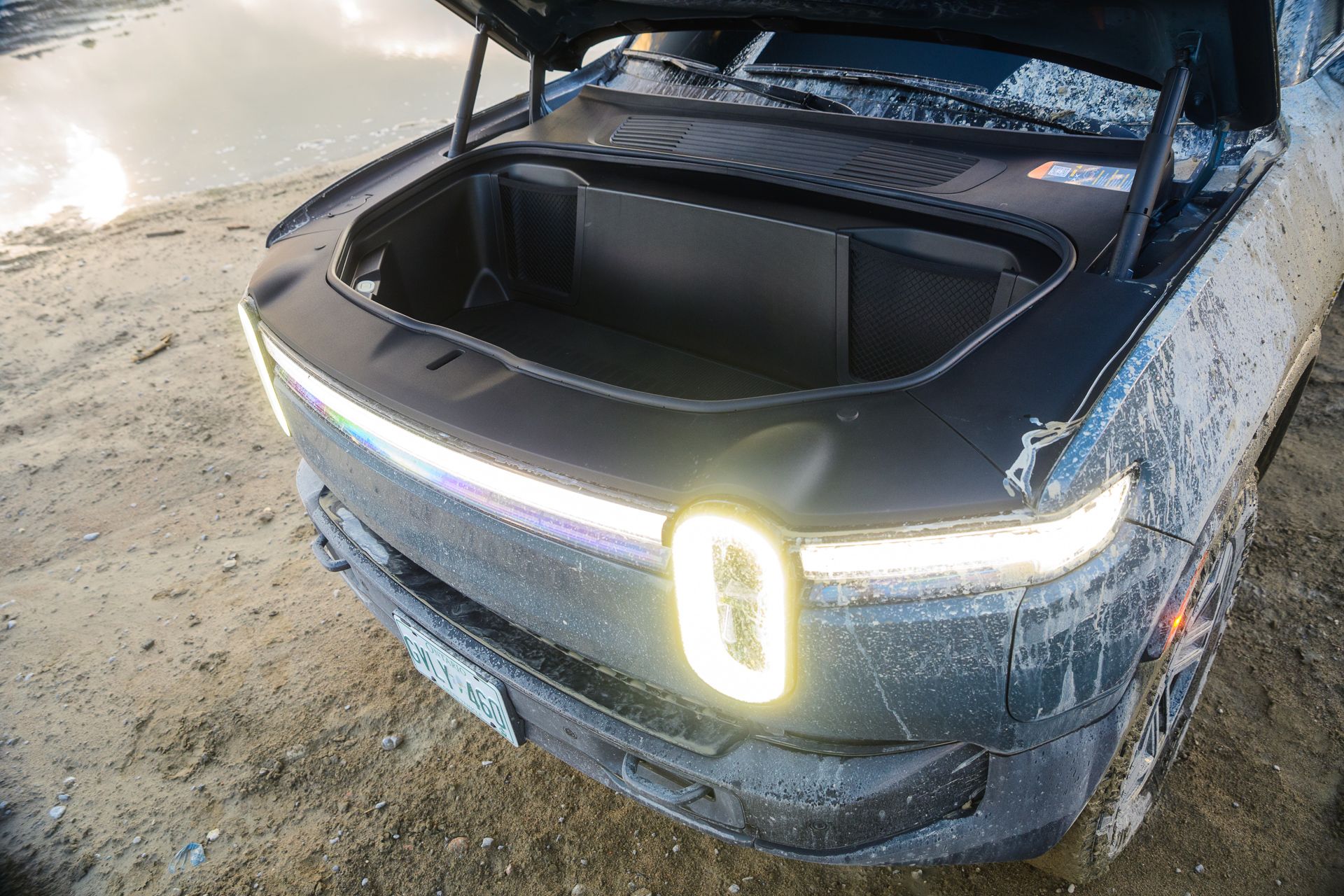 Off-Road Review: 2026 Rivian R1S greets with polite off-road ability ...