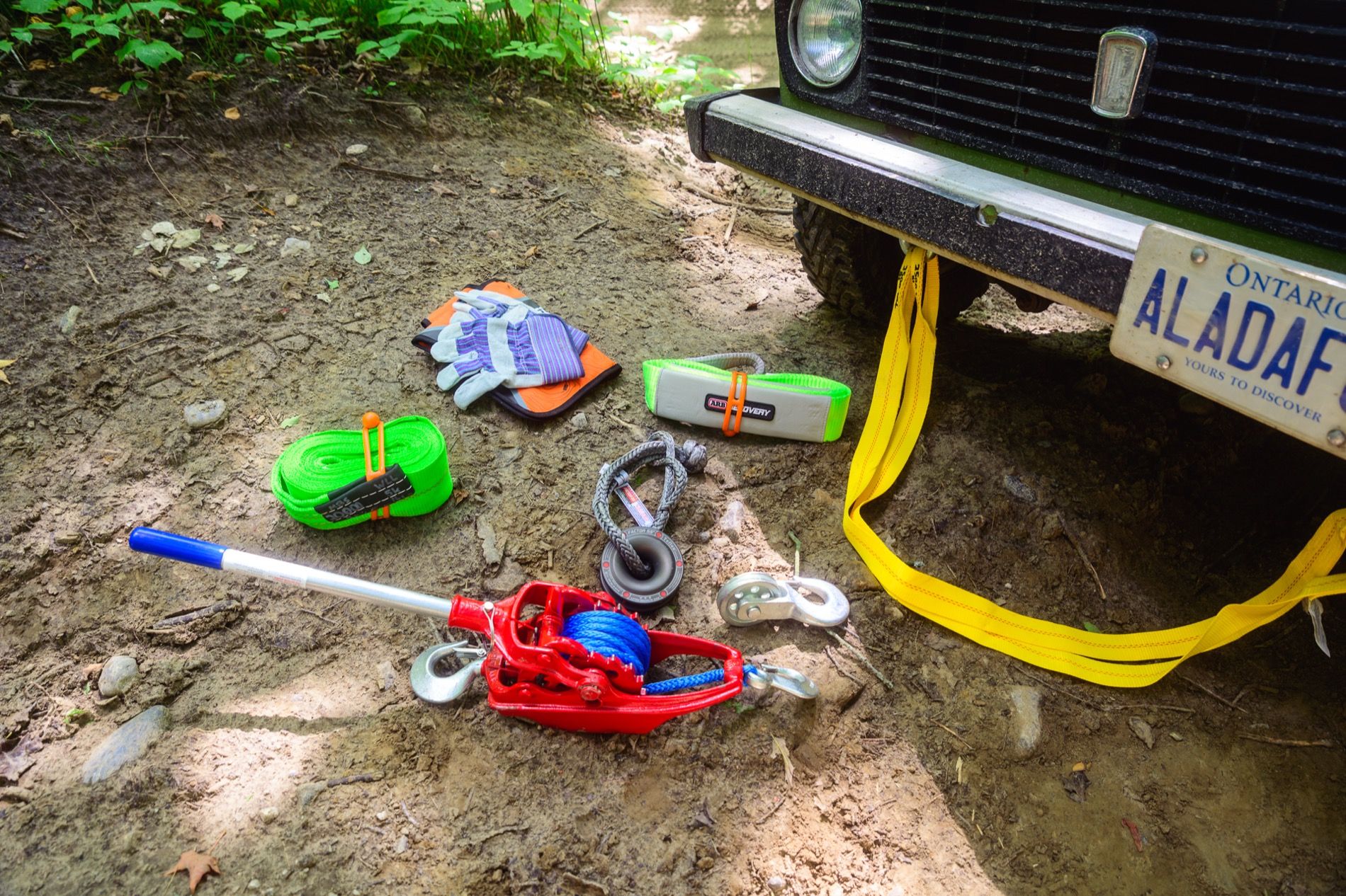 Off-Road Guide: Gear and techniques for solo 4x4 recoveries | Driving