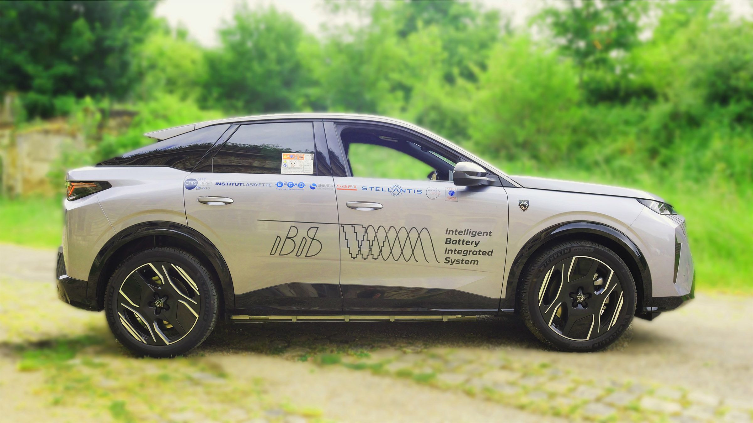 New Stellantis battery architecture packs more into smaller package ...