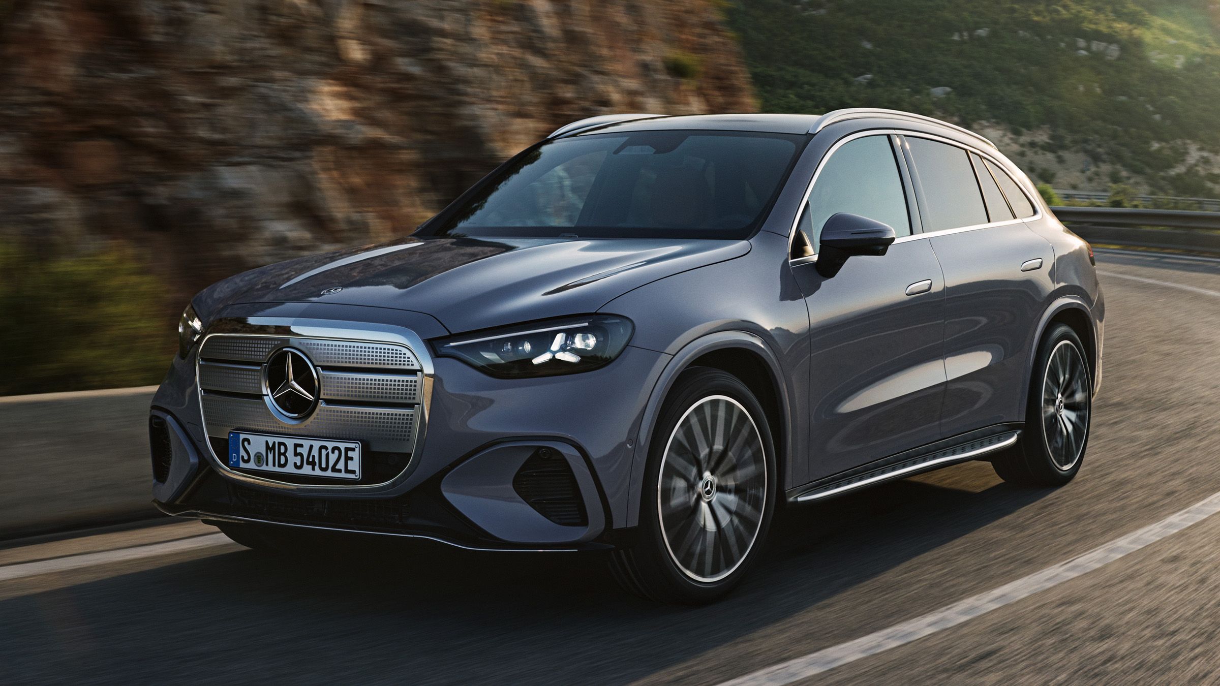 2026 Mercedes-Benz GLC EV claims full-charge range of 700 km - Reviews ...