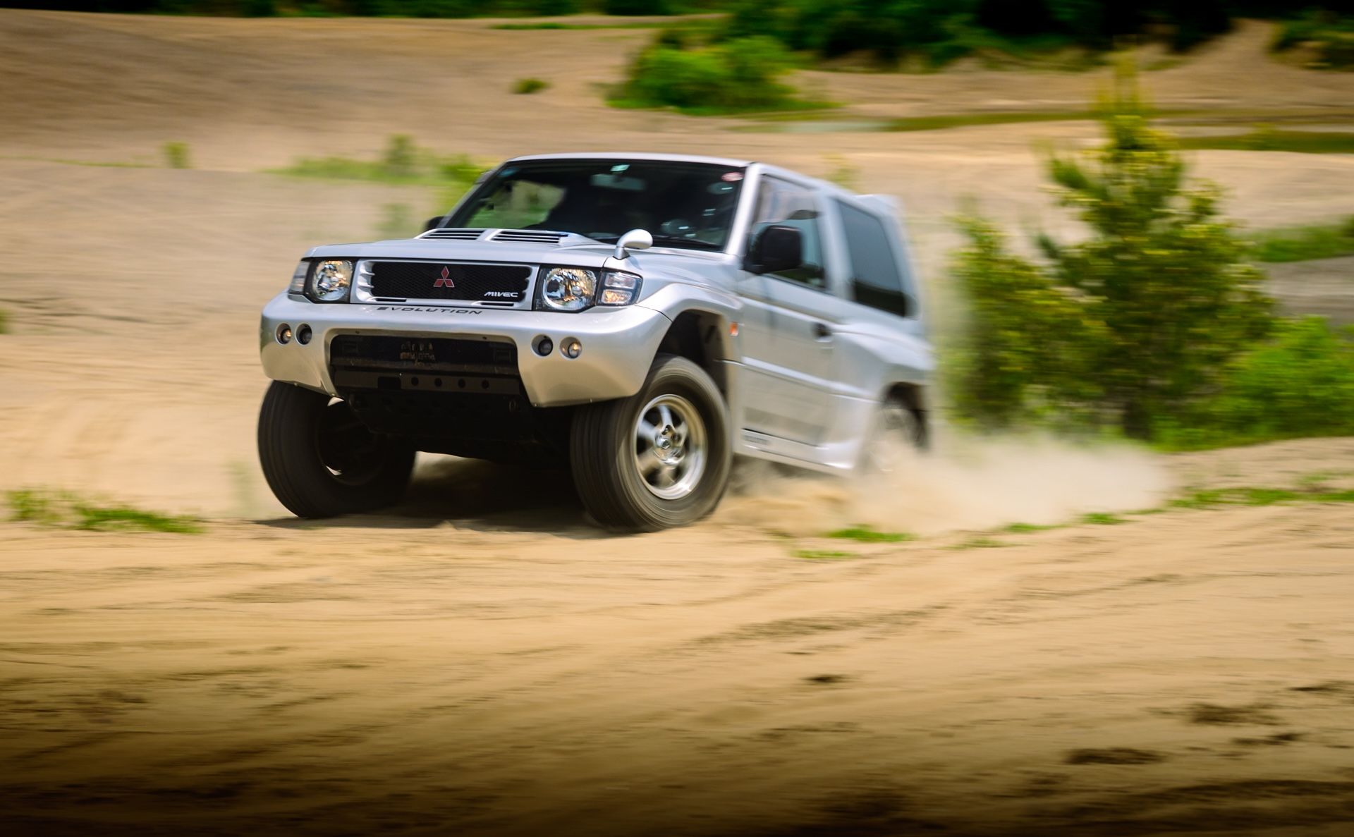 Mitsubishi Pajero Evolution redefined 4x4 excess | Off-Road Review ...