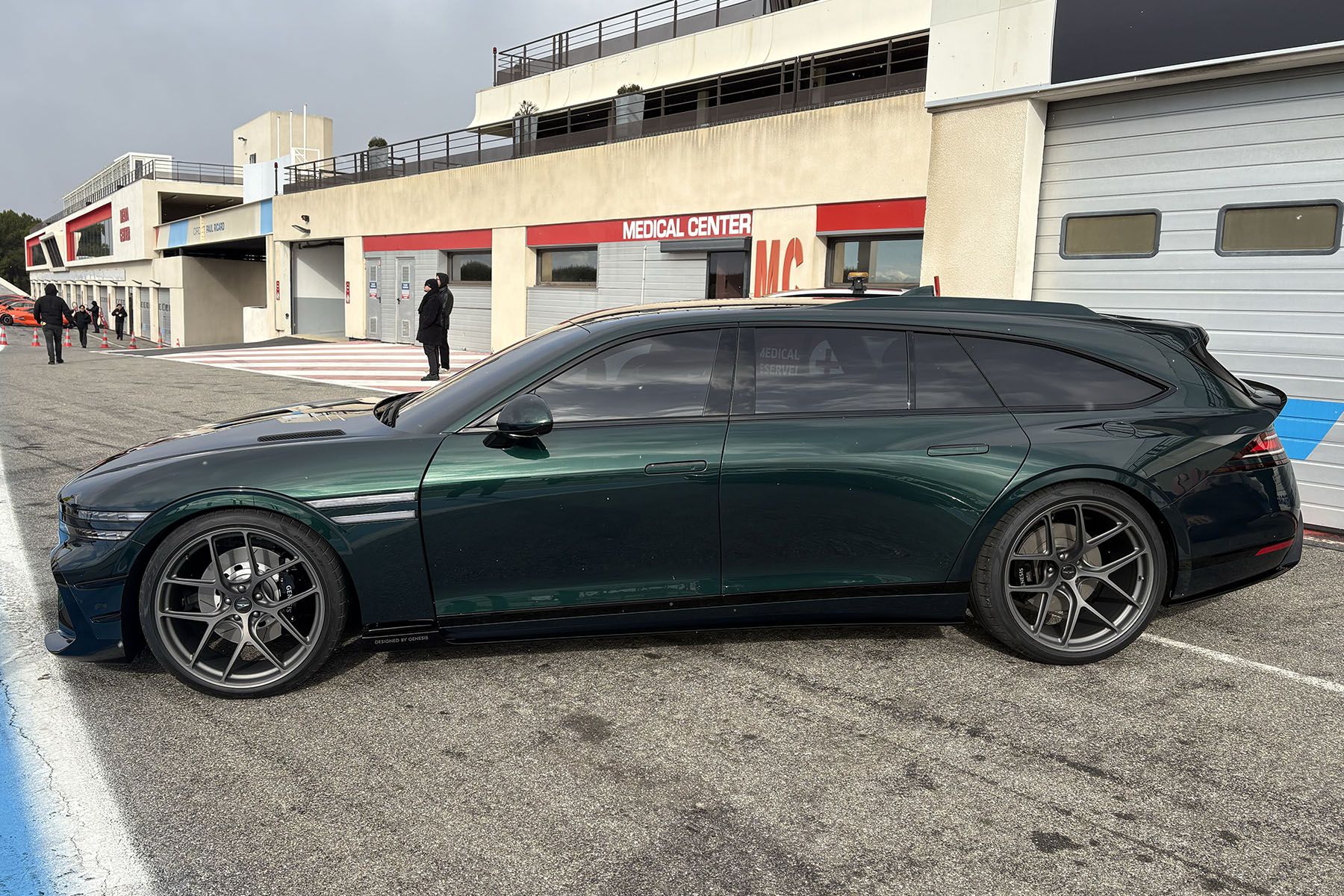 Genesis G90 Wingback Concept unveiled at Magma Event | Driving