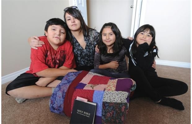 House keys open door to new life for Edmonton family (with video ...