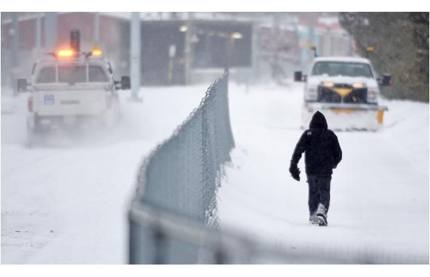 City continues to clear roads after weekend snowfall | Edmonton Journal