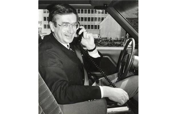 May 15, 1986: Mobile phone service arrives in Edmonton | Edmonton Journal