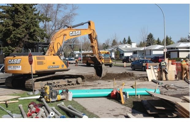 Let the asphalt fly as Edmonton kicks off road construction season ...