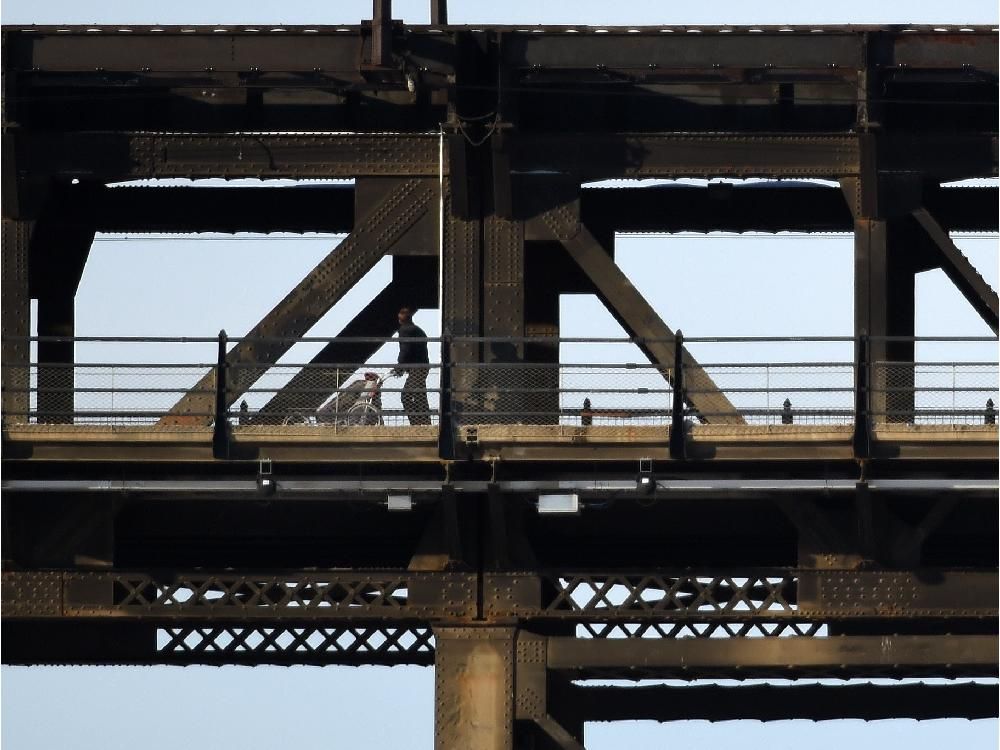 Safety rail installation scheduled for High Level Bridge | Edmonton Journal
