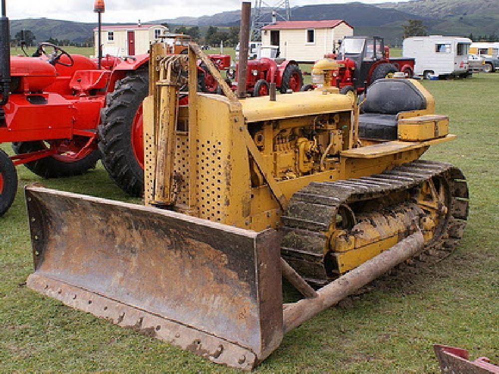 Day in History, Oct. 31, 1953: Bulldozer raised from watery pit after ...