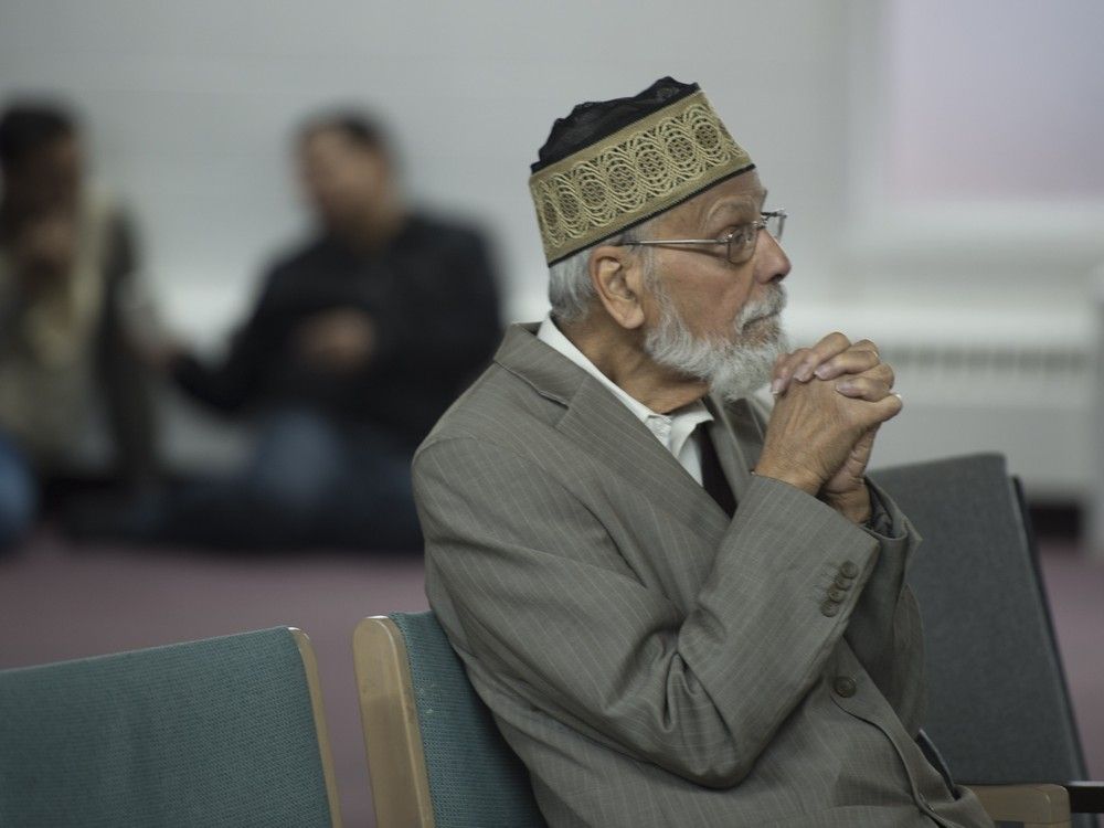 Edmonton mosque holds special prayers for Paris attack victims ...