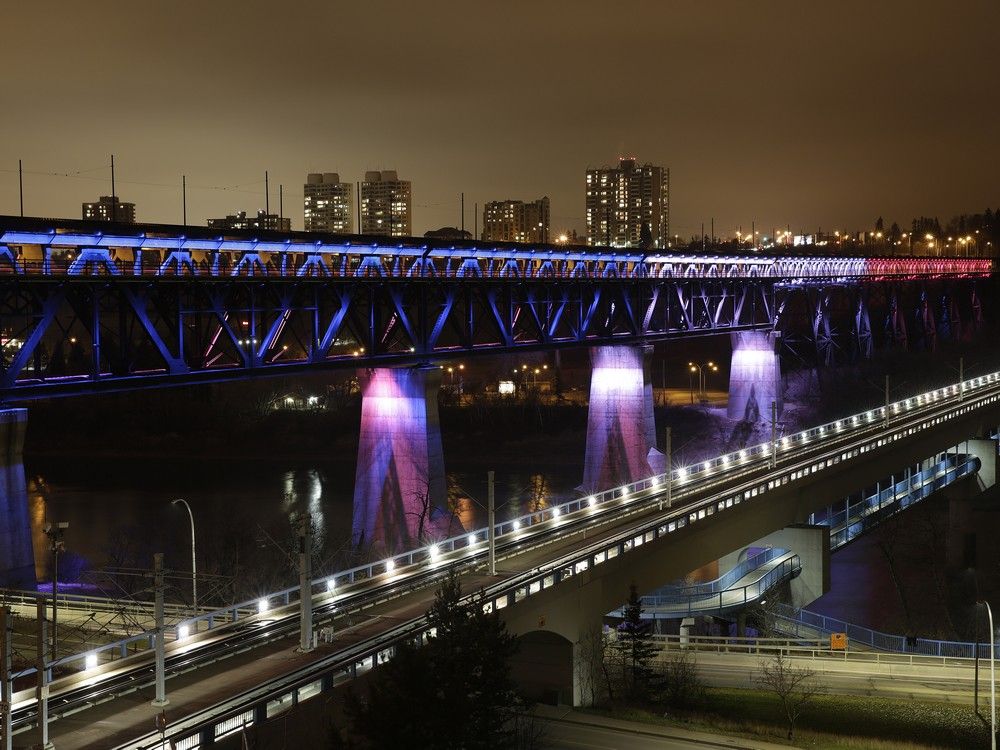 Edmonton's High Level Bridge lit in colours to honour Paris victims ...