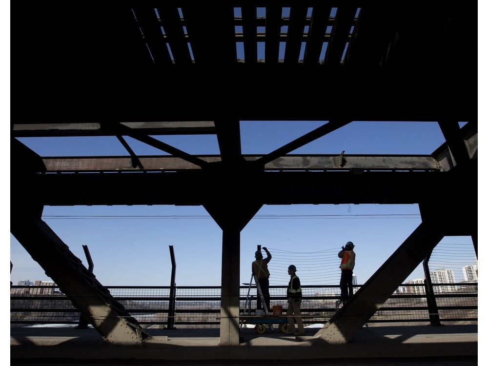 City crews continue to install safety rails along Edmonton's High Level ...