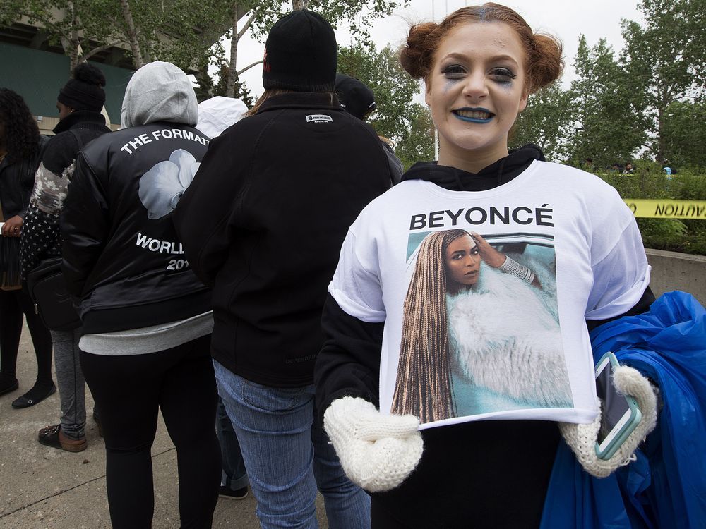 Beyonce dazzles in the drizzle at Commonwealth Stadium | Edmonton Journal