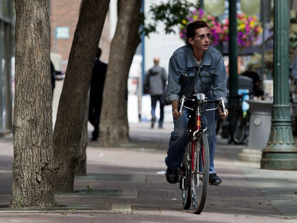 Edmonton saxophone player learns to walk again after 25 years in ...