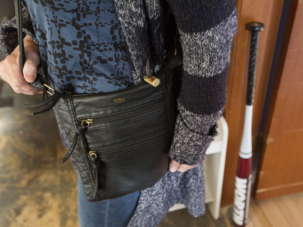 Woman warns others to be alert after brazen purse snatching | Edmonton ...
