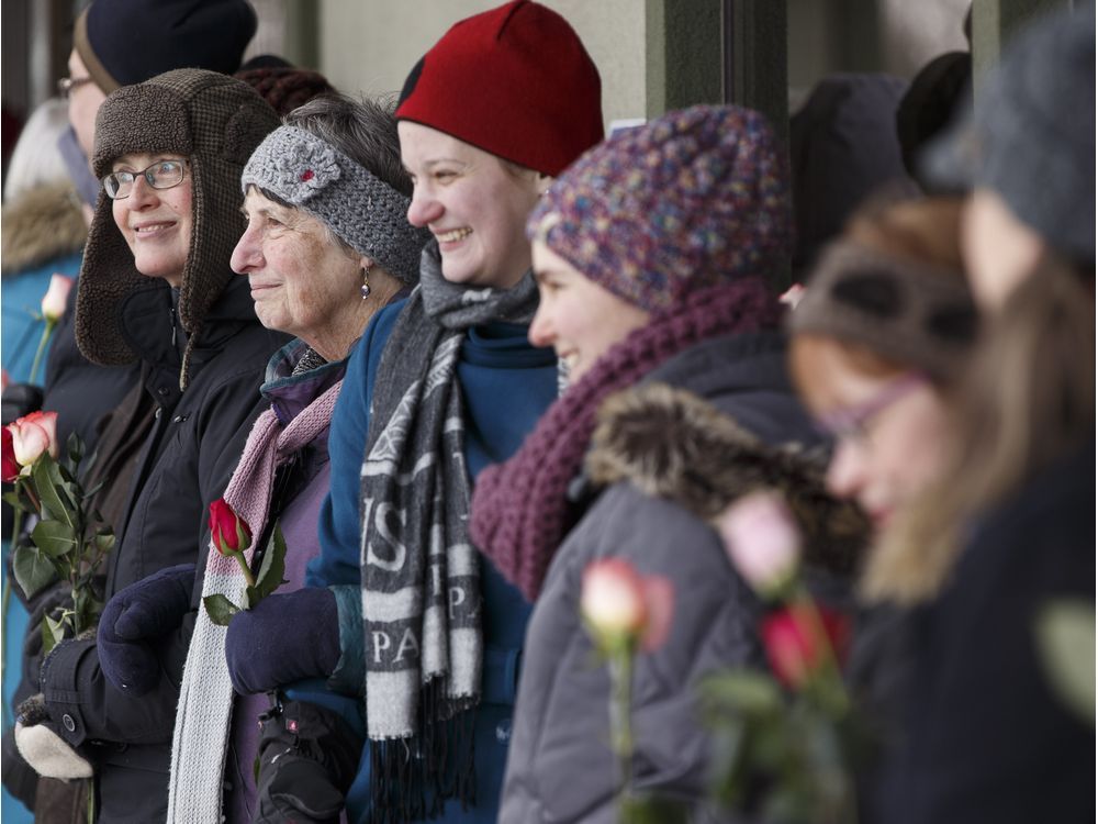 Human chain surrounded Edmonton mosque in show of love and support ...